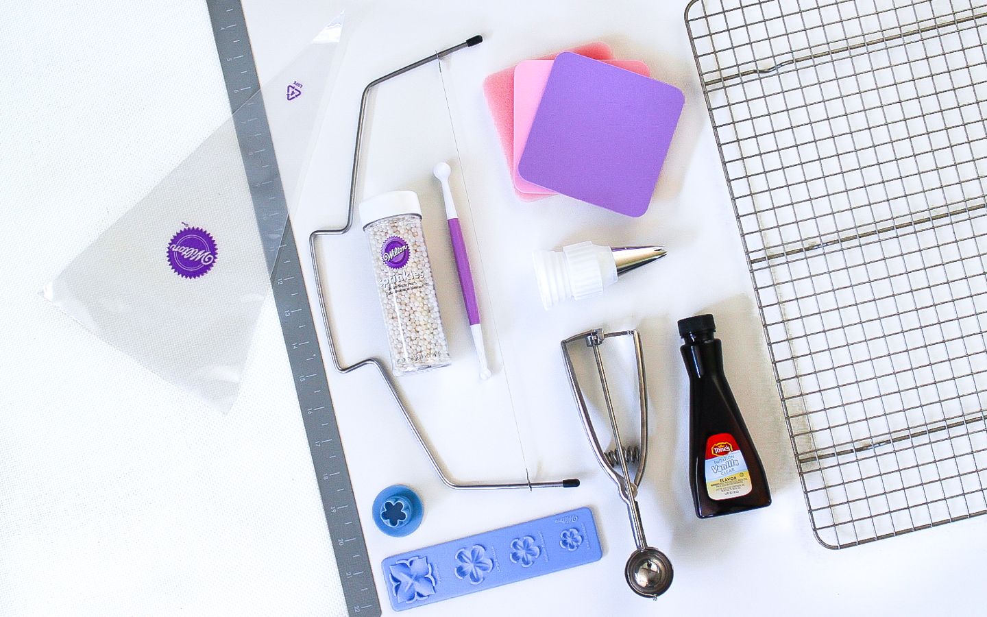 Introduction to Cake Decorating : 4 Steps (with Pictures) - Instructables