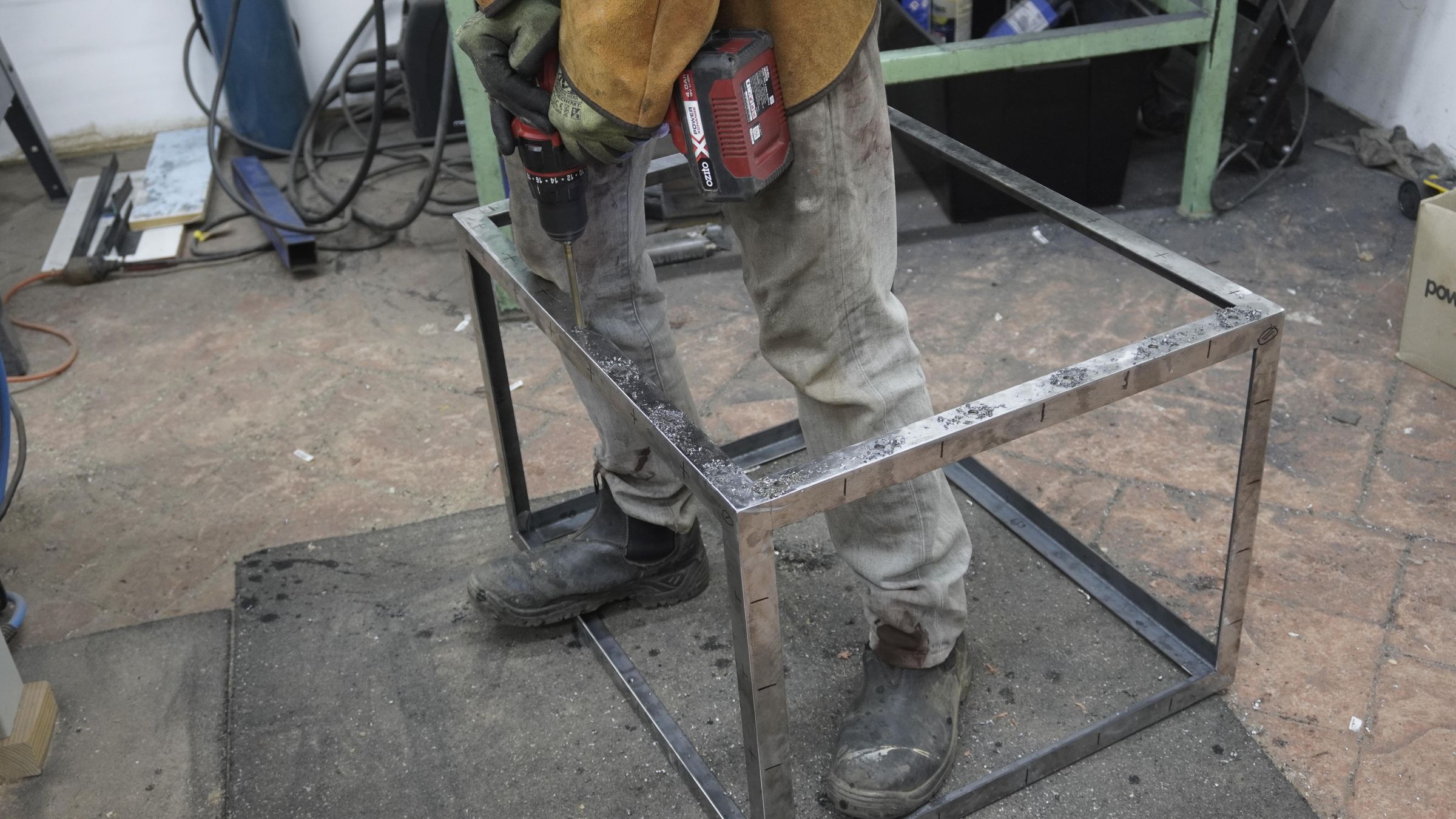 Industrial-style Metal and Timber Study Desk : 5 Steps (with Pictures ...