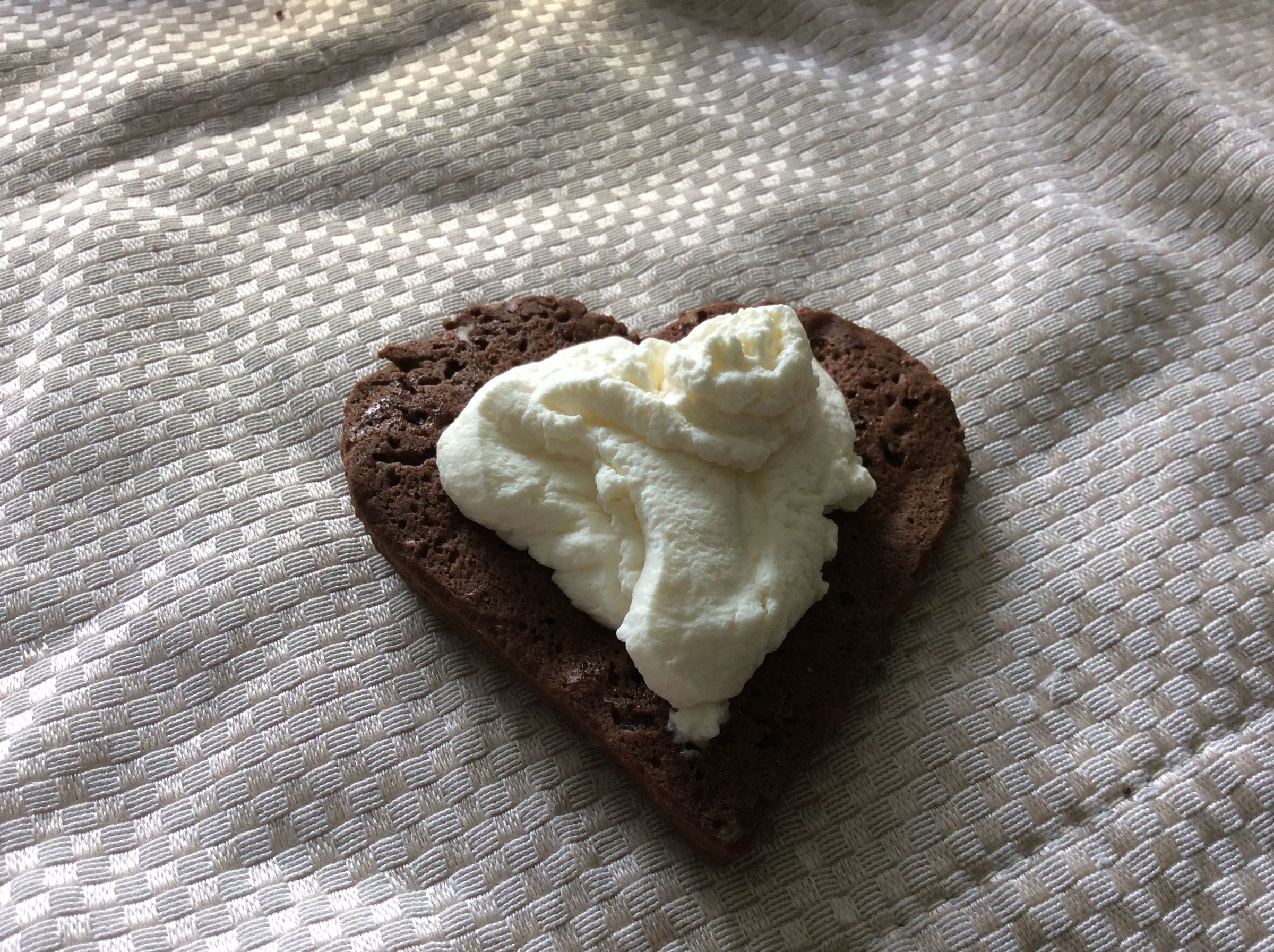 Heart Shaped Oreos Valentines DIY : 5 Steps (with Pictures) - Instructables