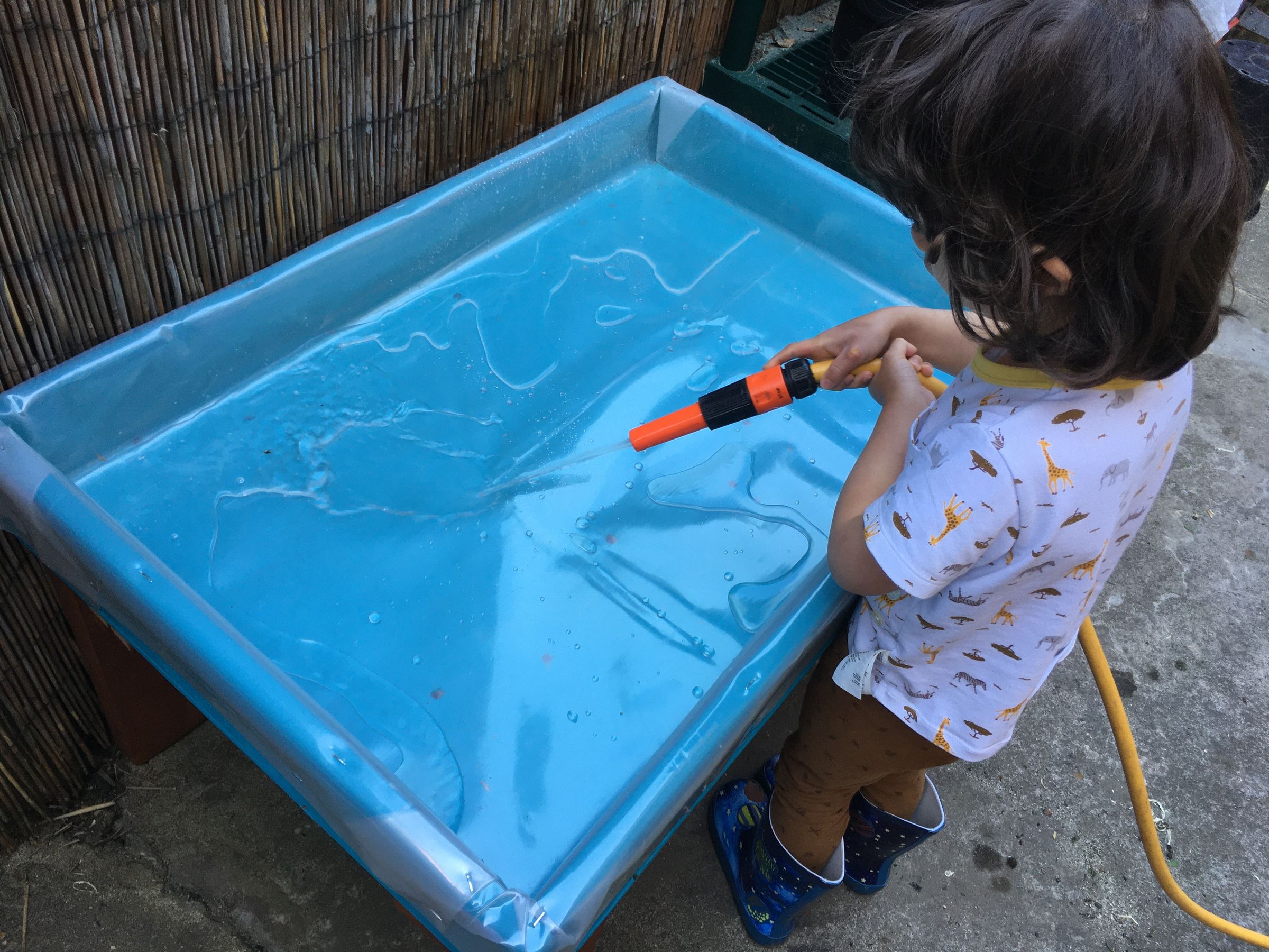 Quick & Cheap Outdoor Water Tray for Kids : 16 Steps (with Pictures ...