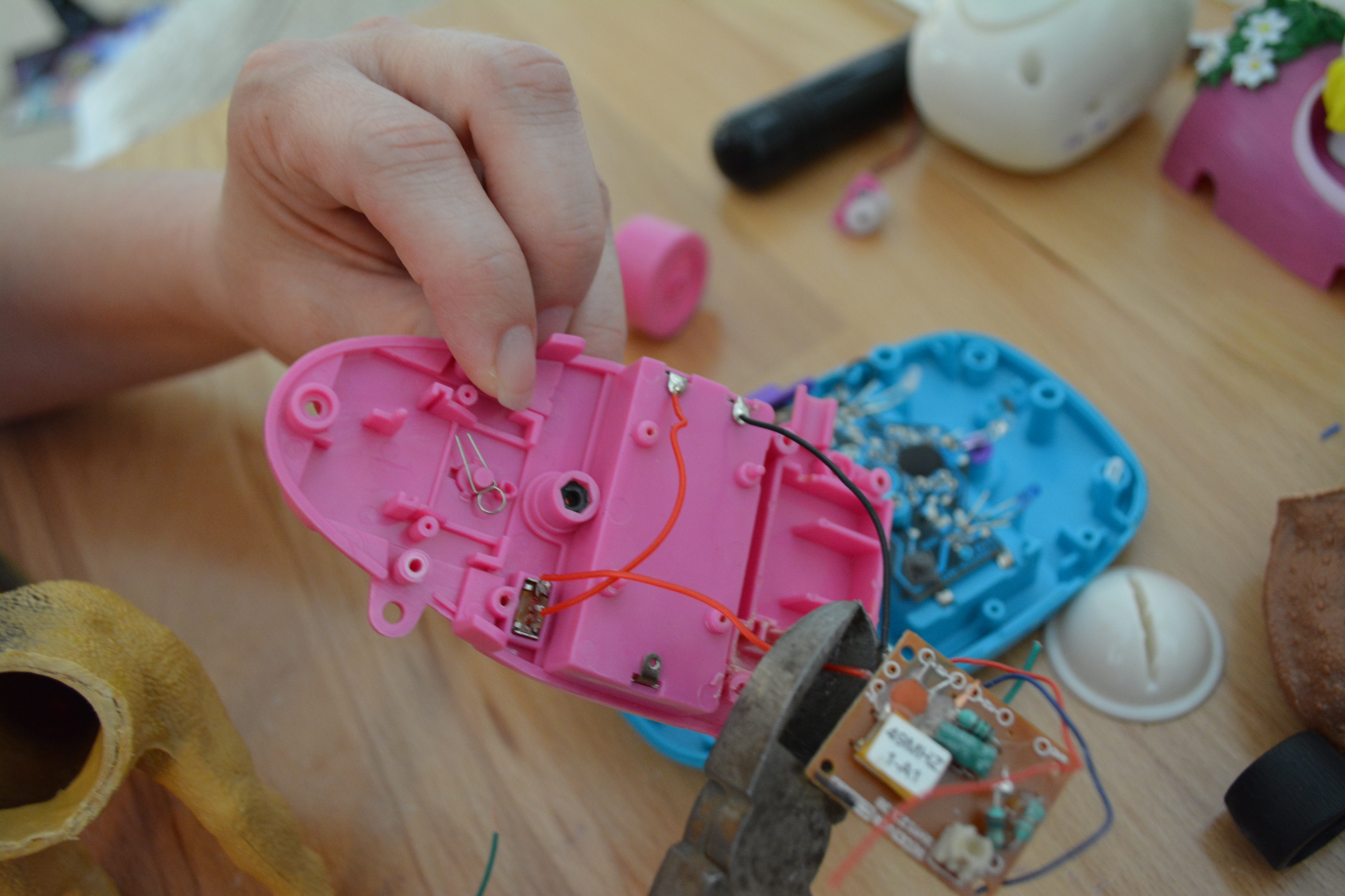 Take Apart and Rebuild Toys : 10 Steps (with Pictures) - Instructables