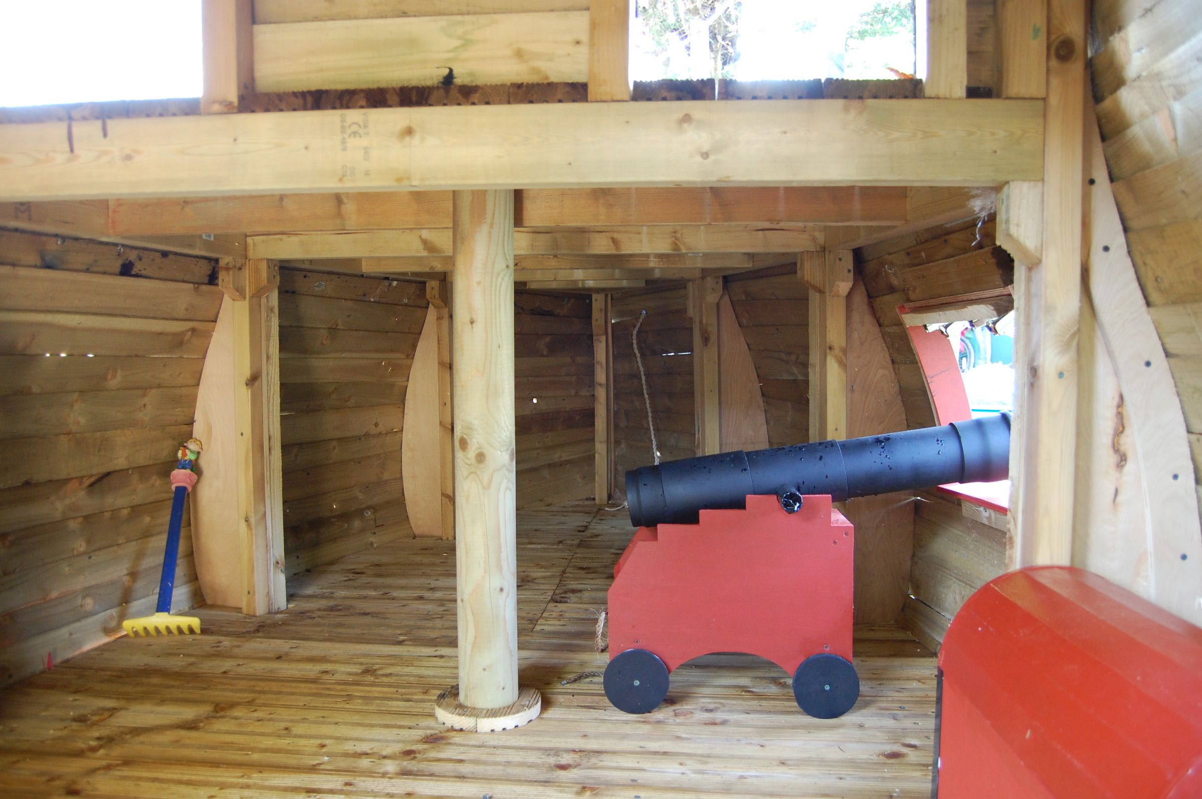 How to Make Your Own Pirate Ship Playhouse : 9 Steps (with Pictures ...