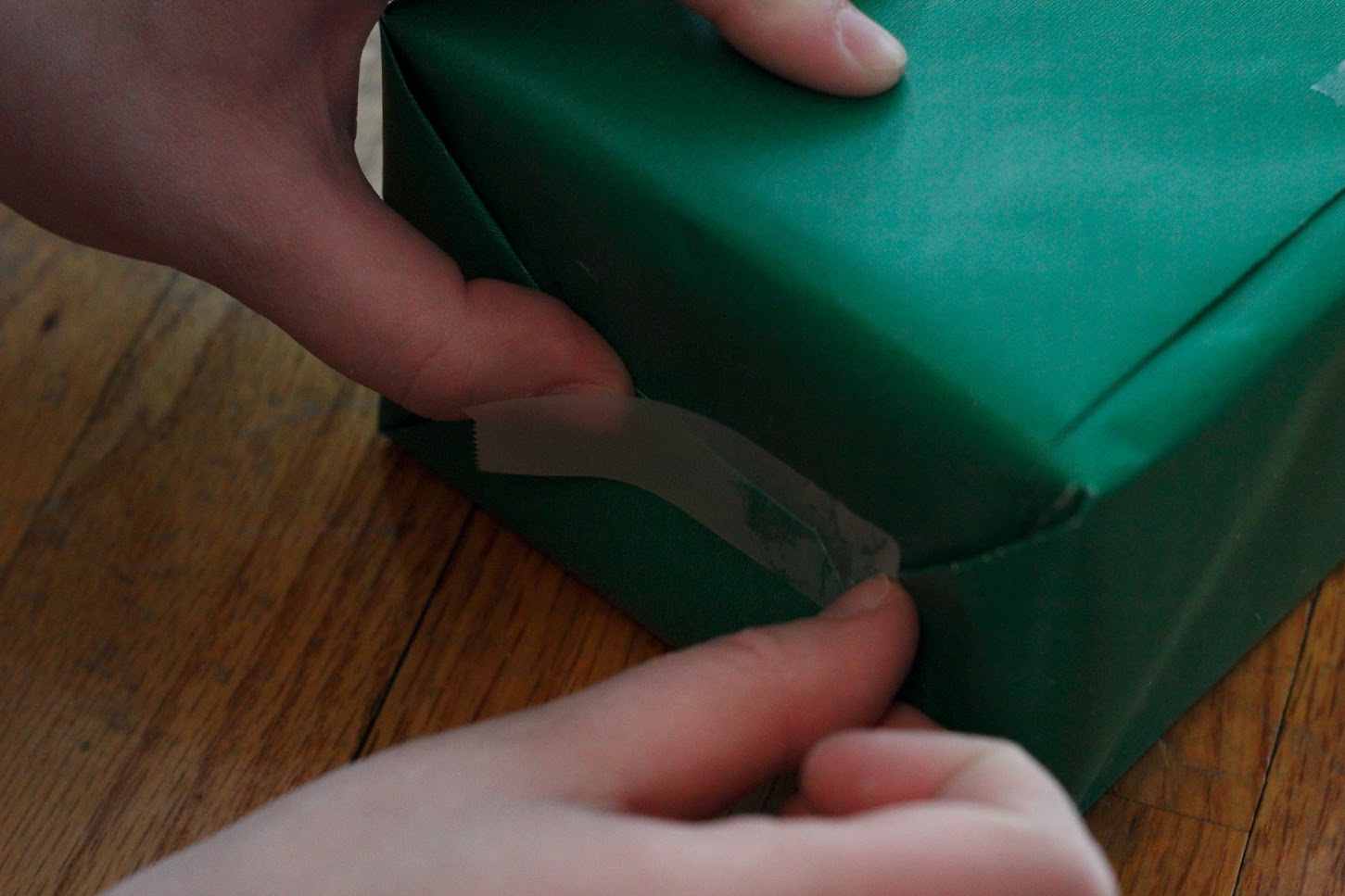 How to Properly Wrap a Present : 17 Steps (with Pictures) - Instructables