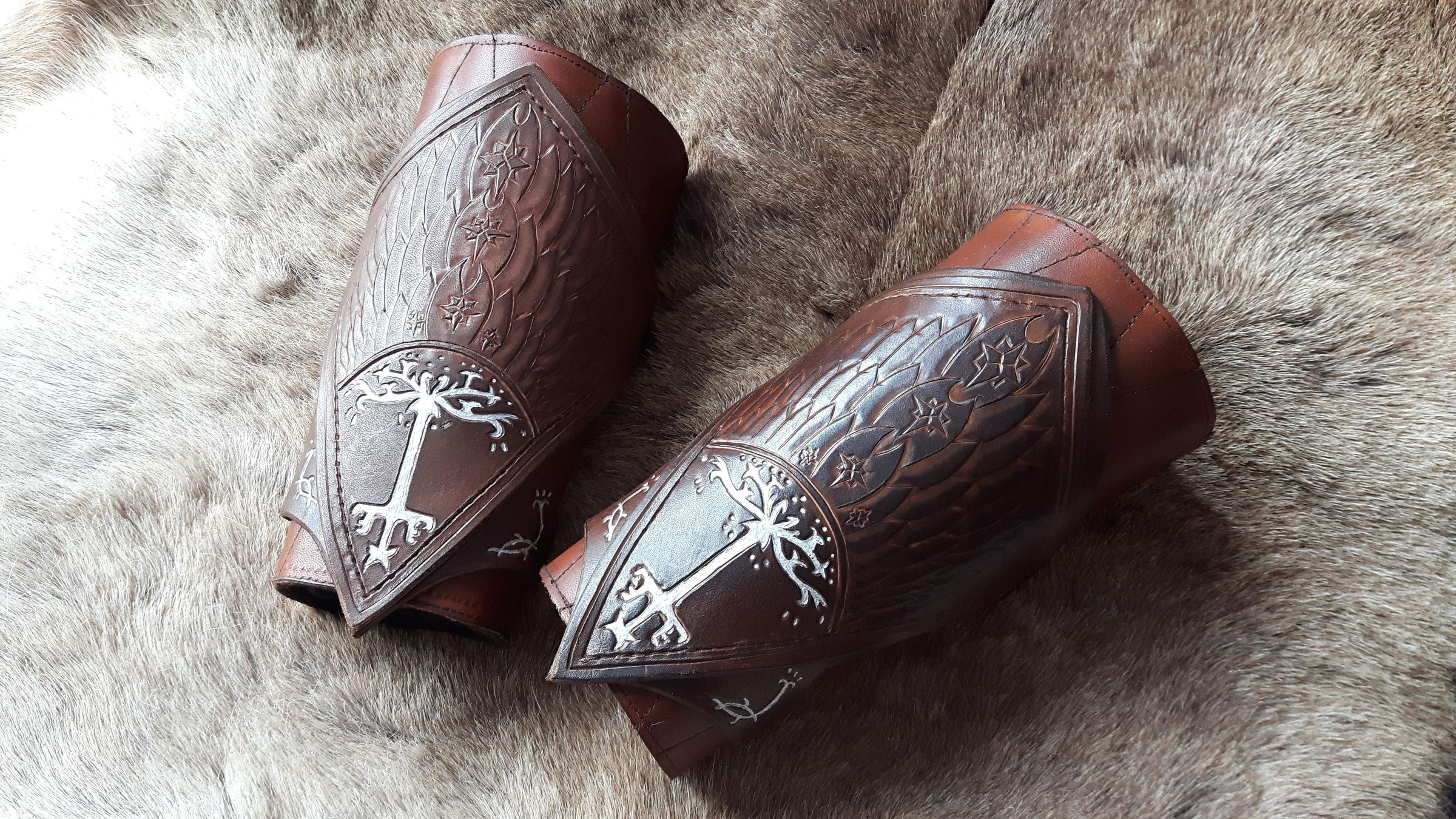 Aragorn's Leather Vambraces From Lord of the Rings : 3 Steps (with ...