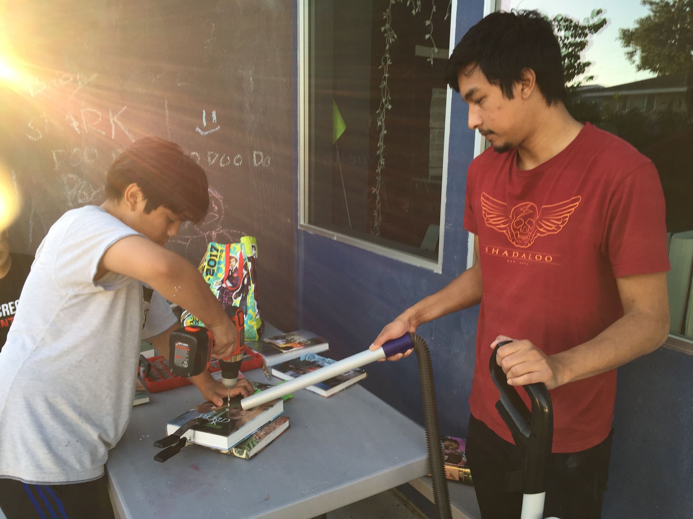 Encyclopedia Table : 5 Steps (with Pictures) - Instructables