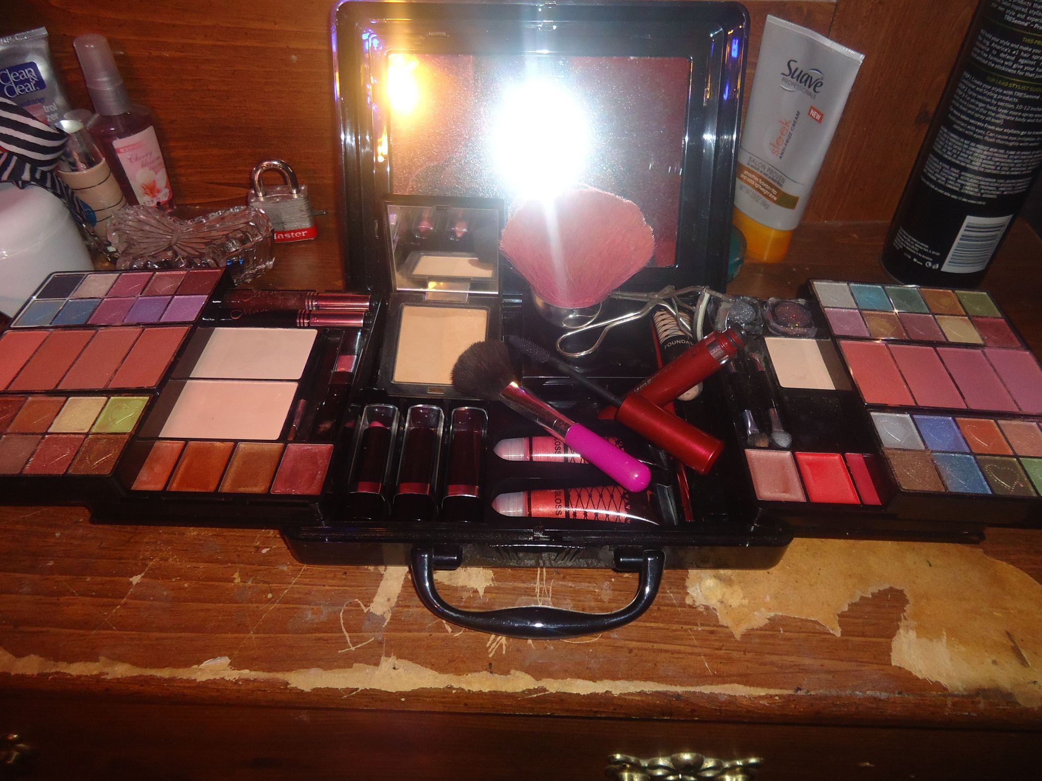 How to Do Your Make Up . : 10 Steps - Instructables