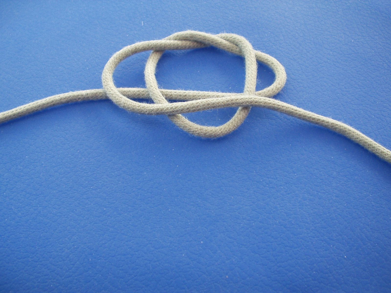 Overhand, Overhand Stopper Knot : 8 Steps - Instructables