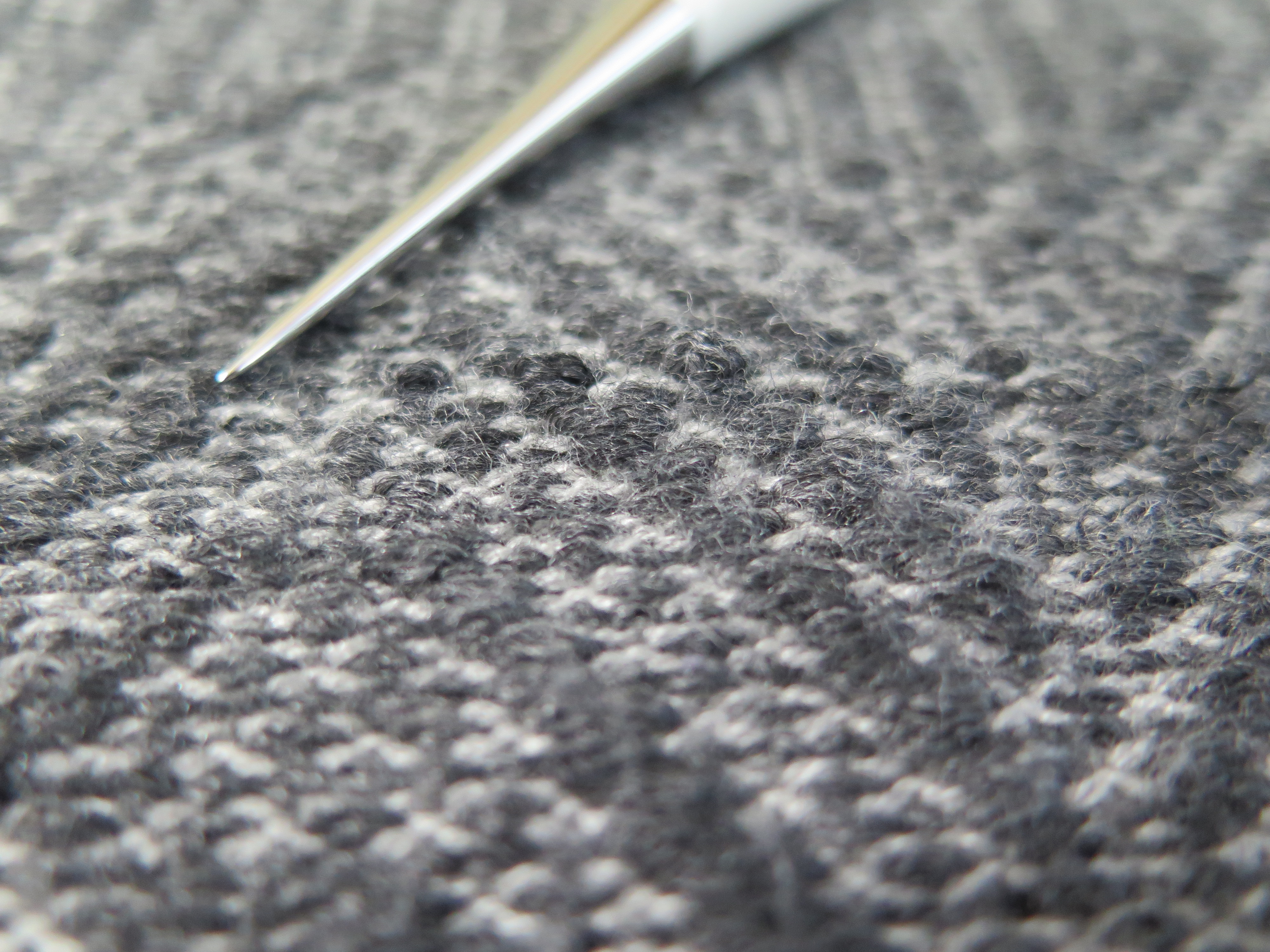 How to Fix a Snagged Sweater : 3 Steps (with Pictures) - Instructables