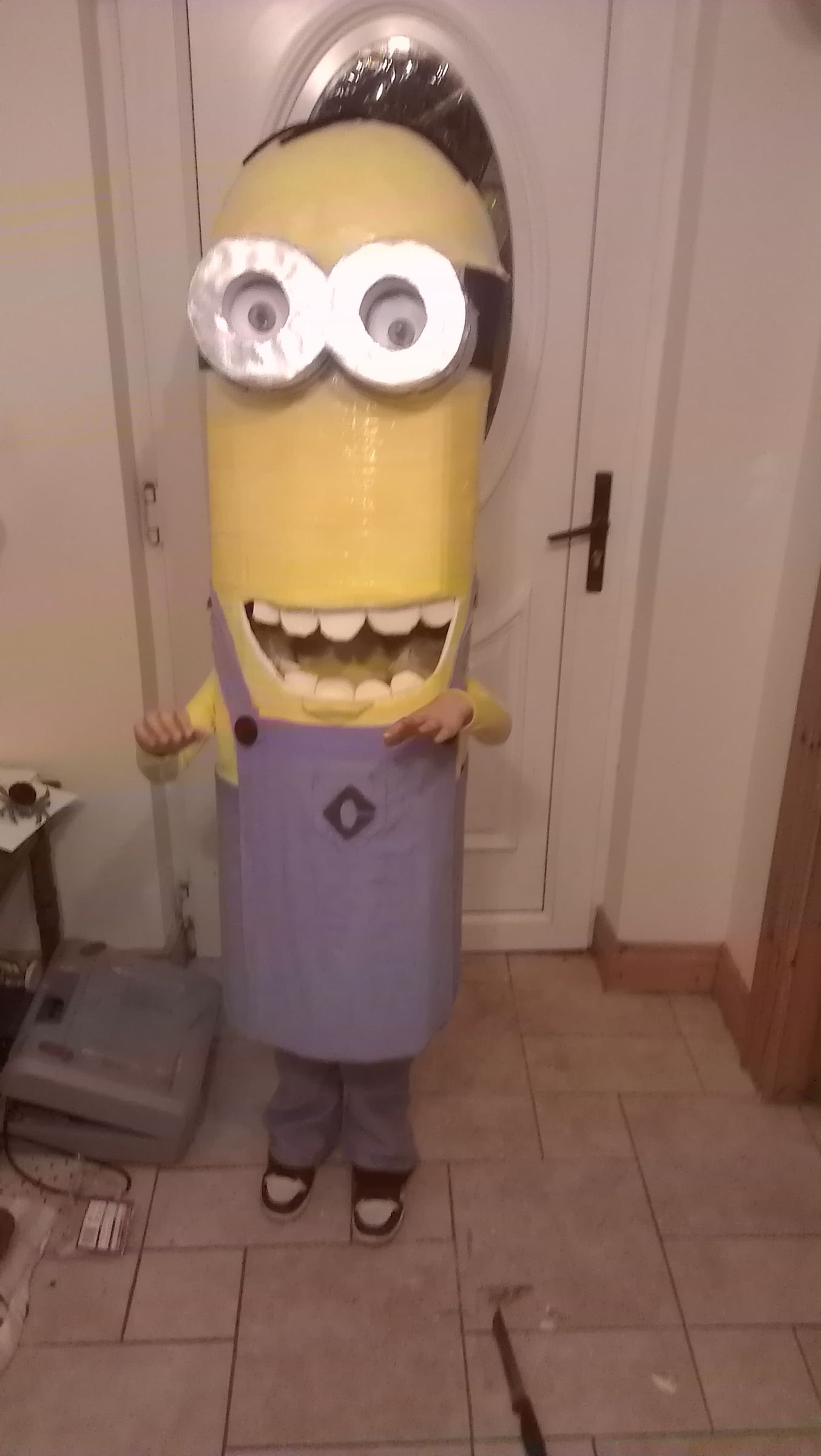 Minion Costume : 8 Steps - Instructables