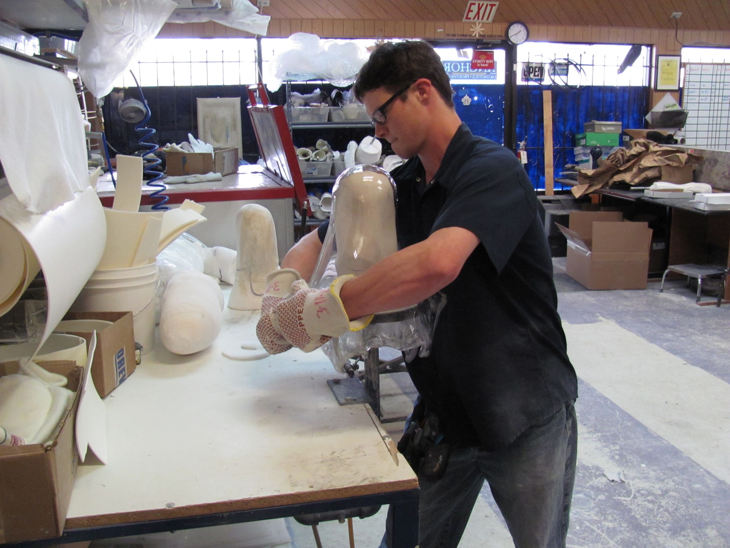 How a Prosthetic Leg Is Made! : 5 Steps (with Pictures) - Instructables