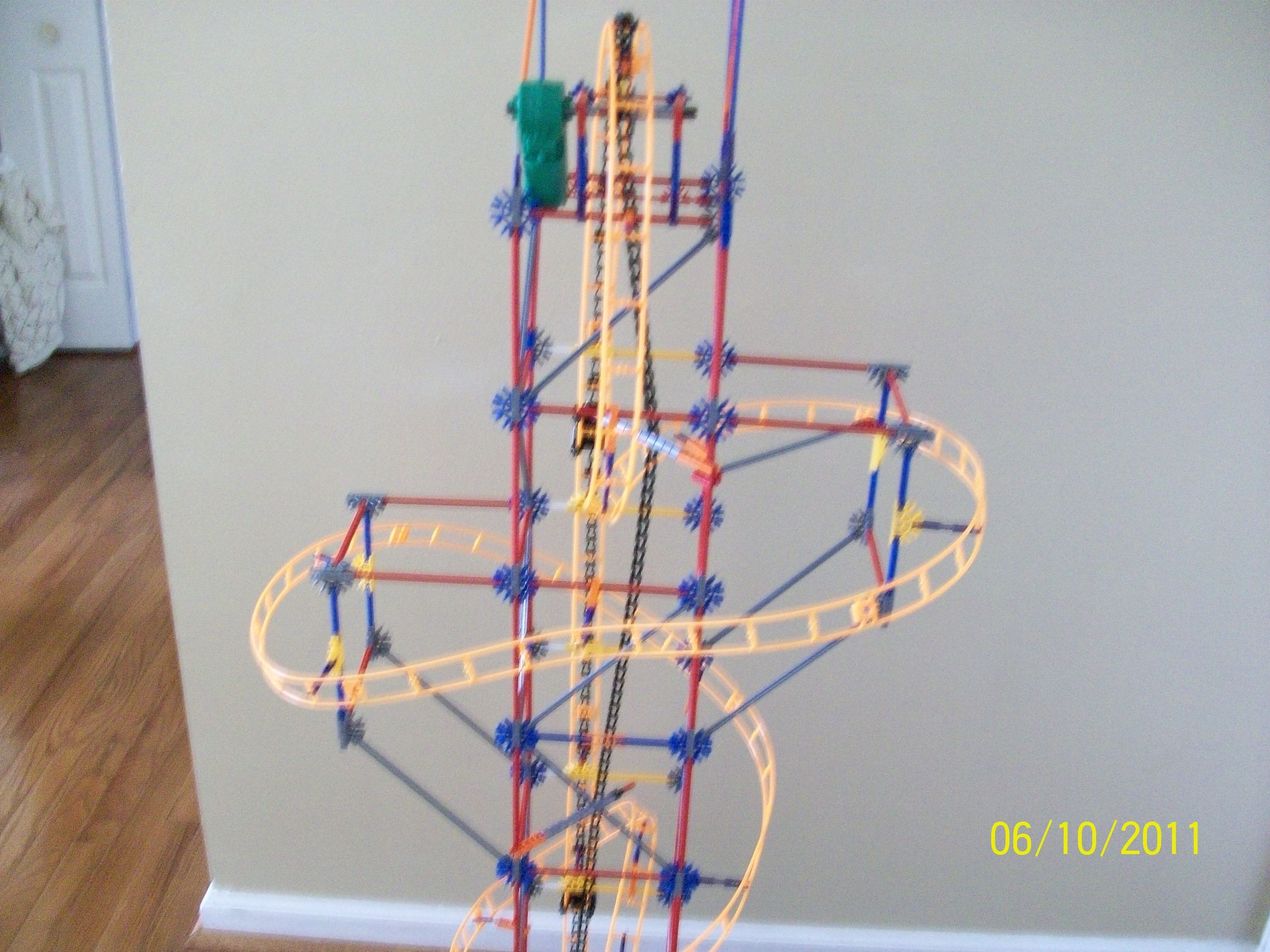 3.5 Ft Tall K'Nex Roller Coaster (vertical) - Instructables