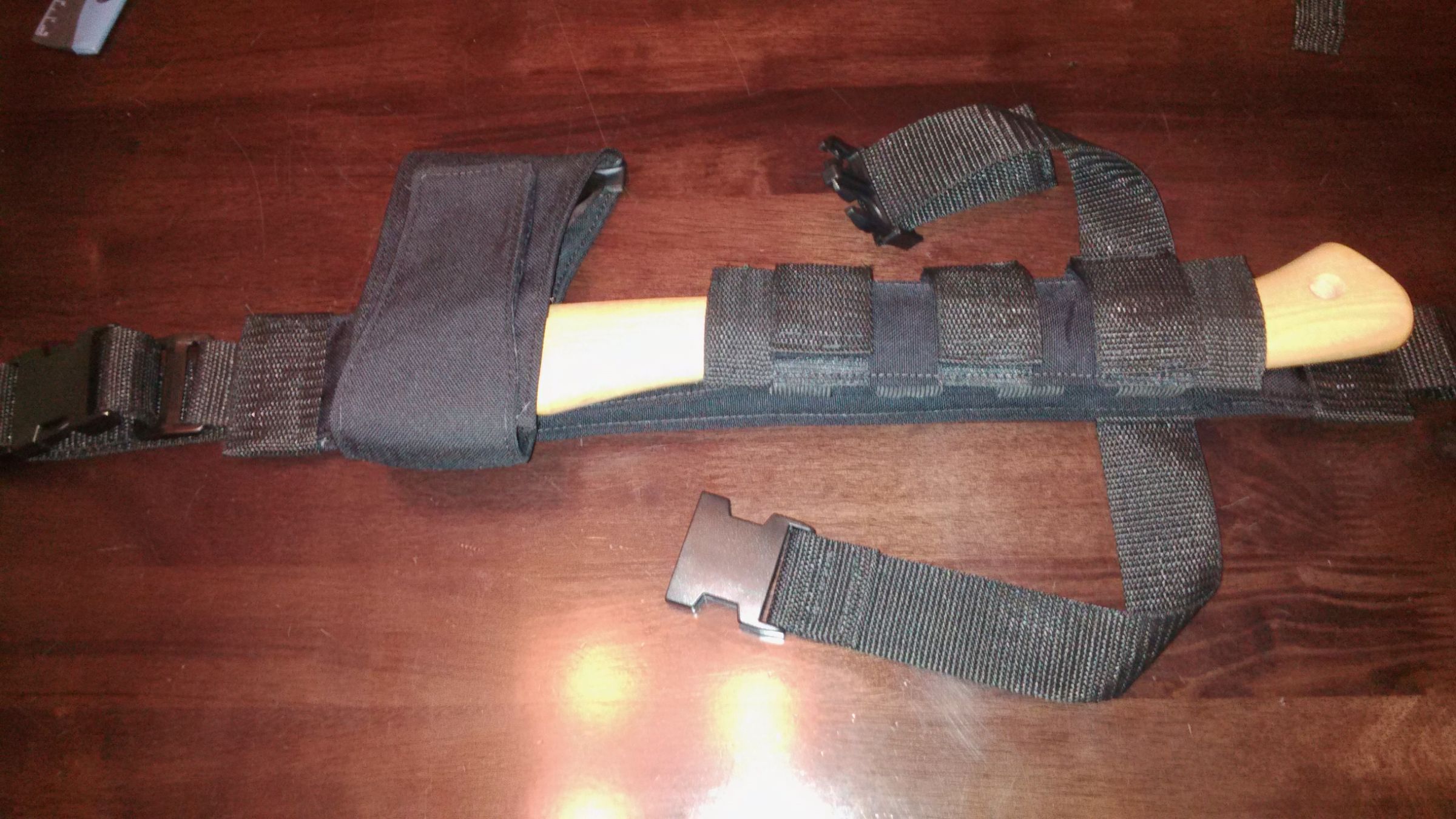 Quick-Release Hatchet Holster : 7 Steps - Instructables
