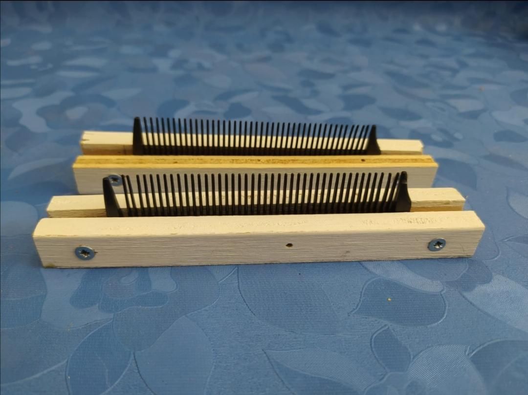 Loom With Combs : 10 Steps (with Pictures) - Instructables