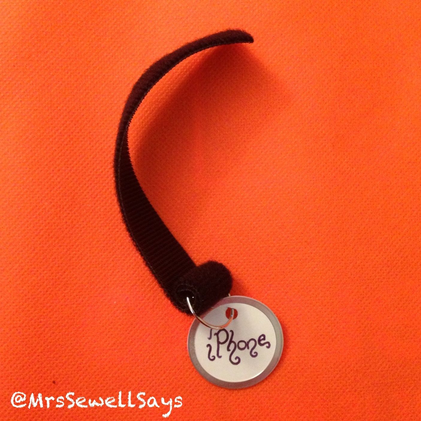 Velcro® Cord-Minders : 6 Steps - Instructables