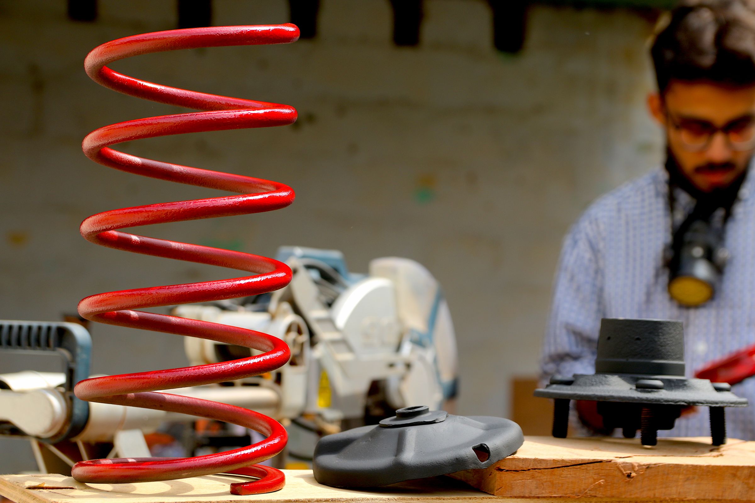DIY Shock Absorber Stool : 9 Steps (with Pictures) - Instructables