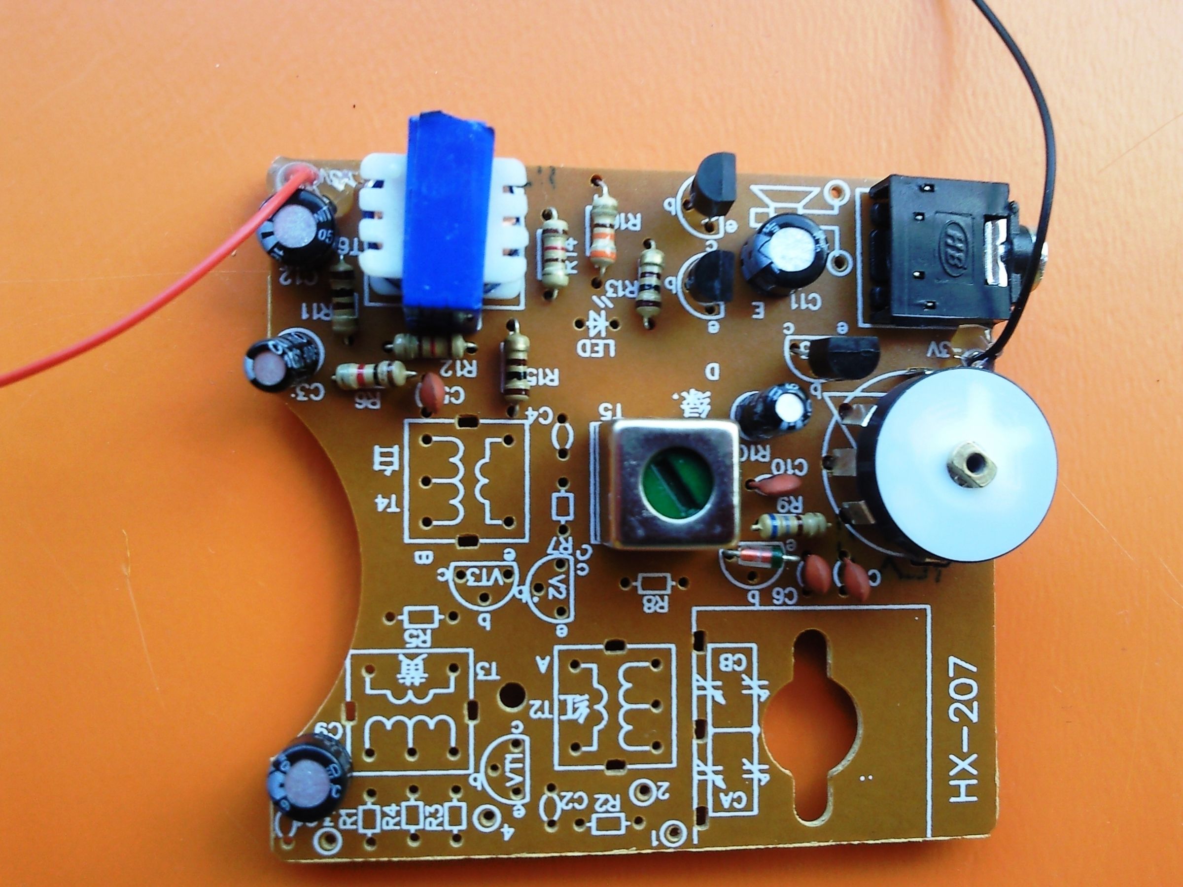 Assembling AM Radio Receiver Kit : 9 Steps (with Pictures) - Instructables