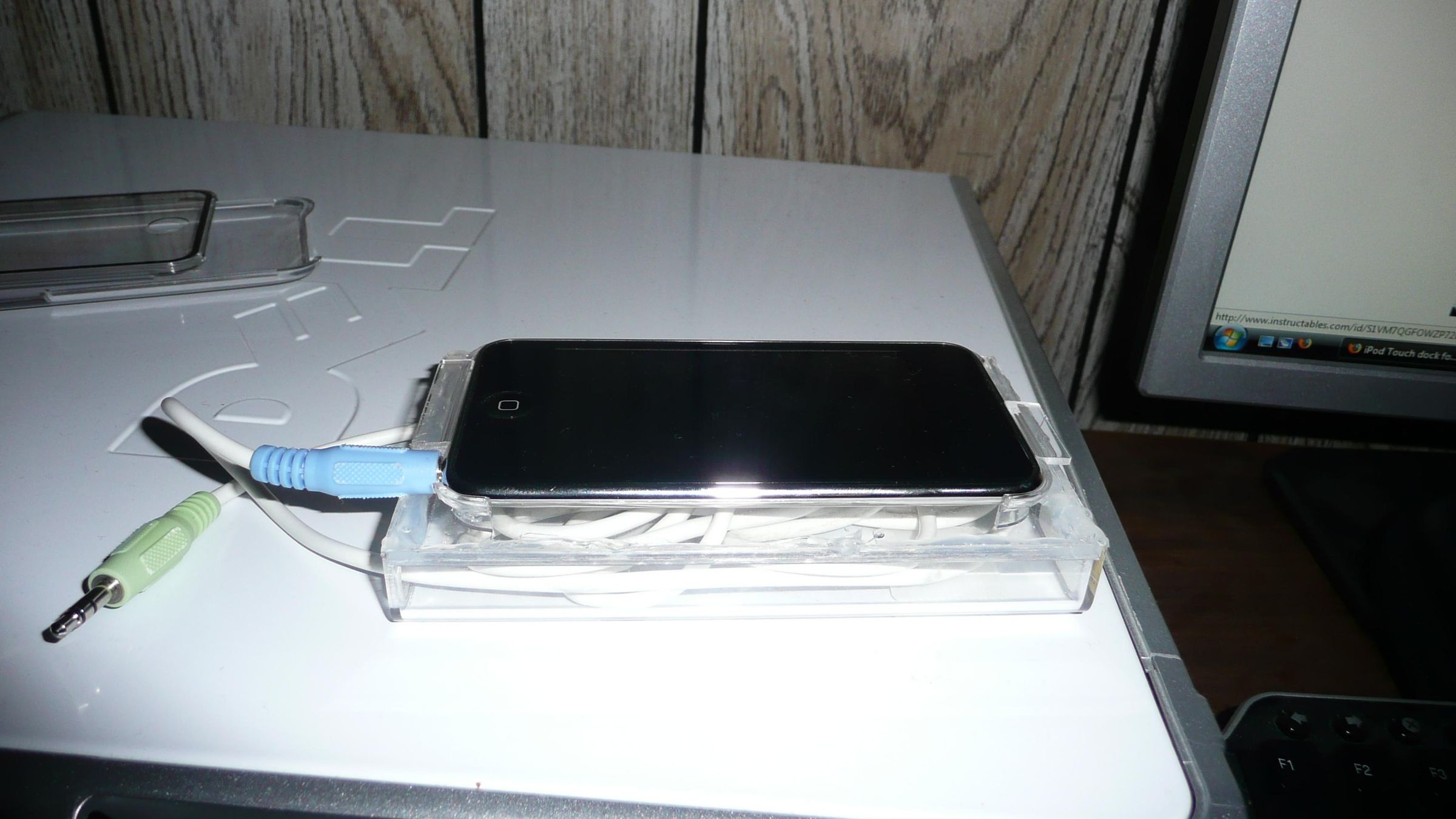 IPod Touch Dock for the Car. : 7 Steps - Instructables
