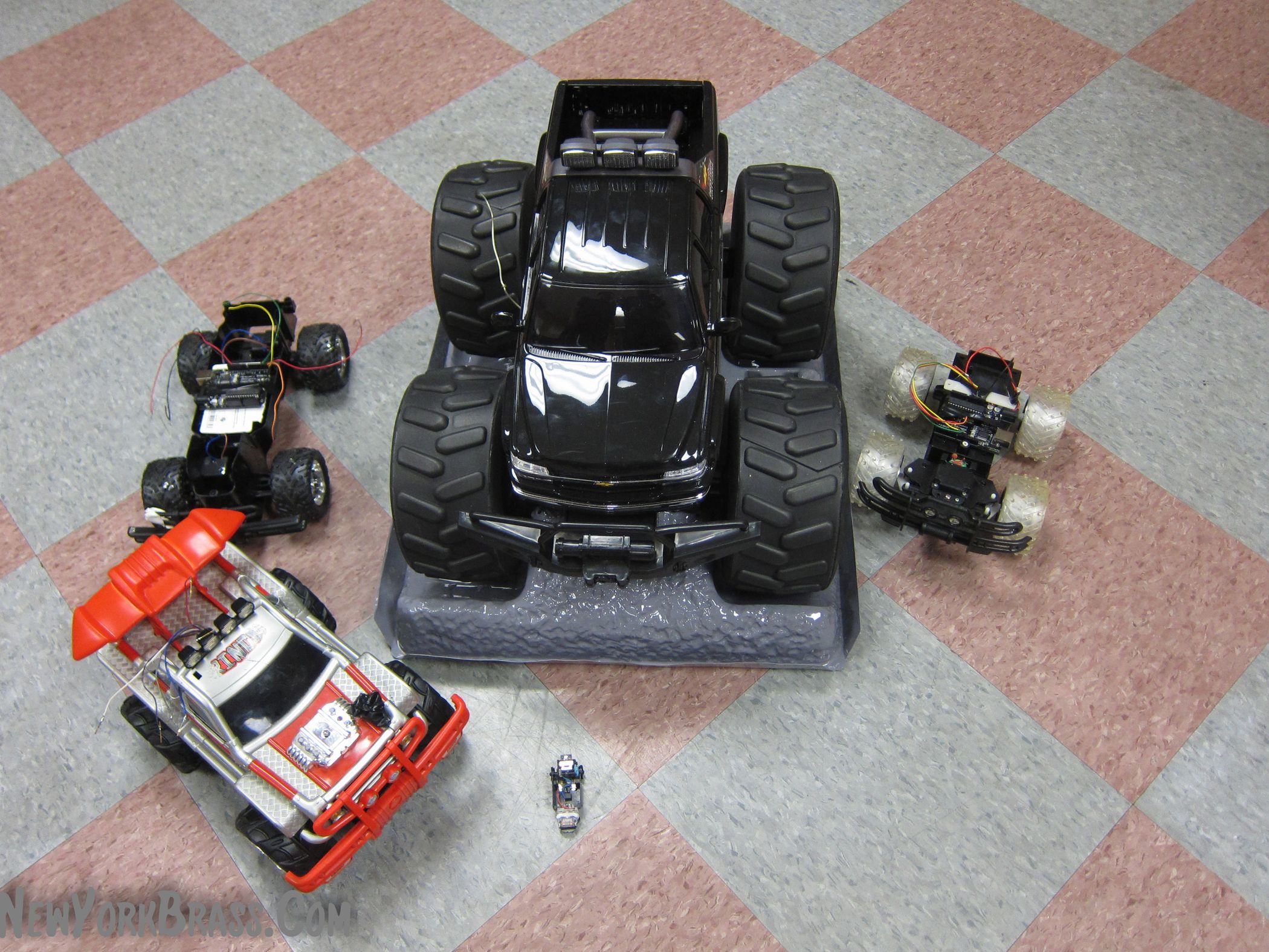 How to Convert (almost) Any 27 or 49 MHz RC Car Into a Robotic Car : 9 ...