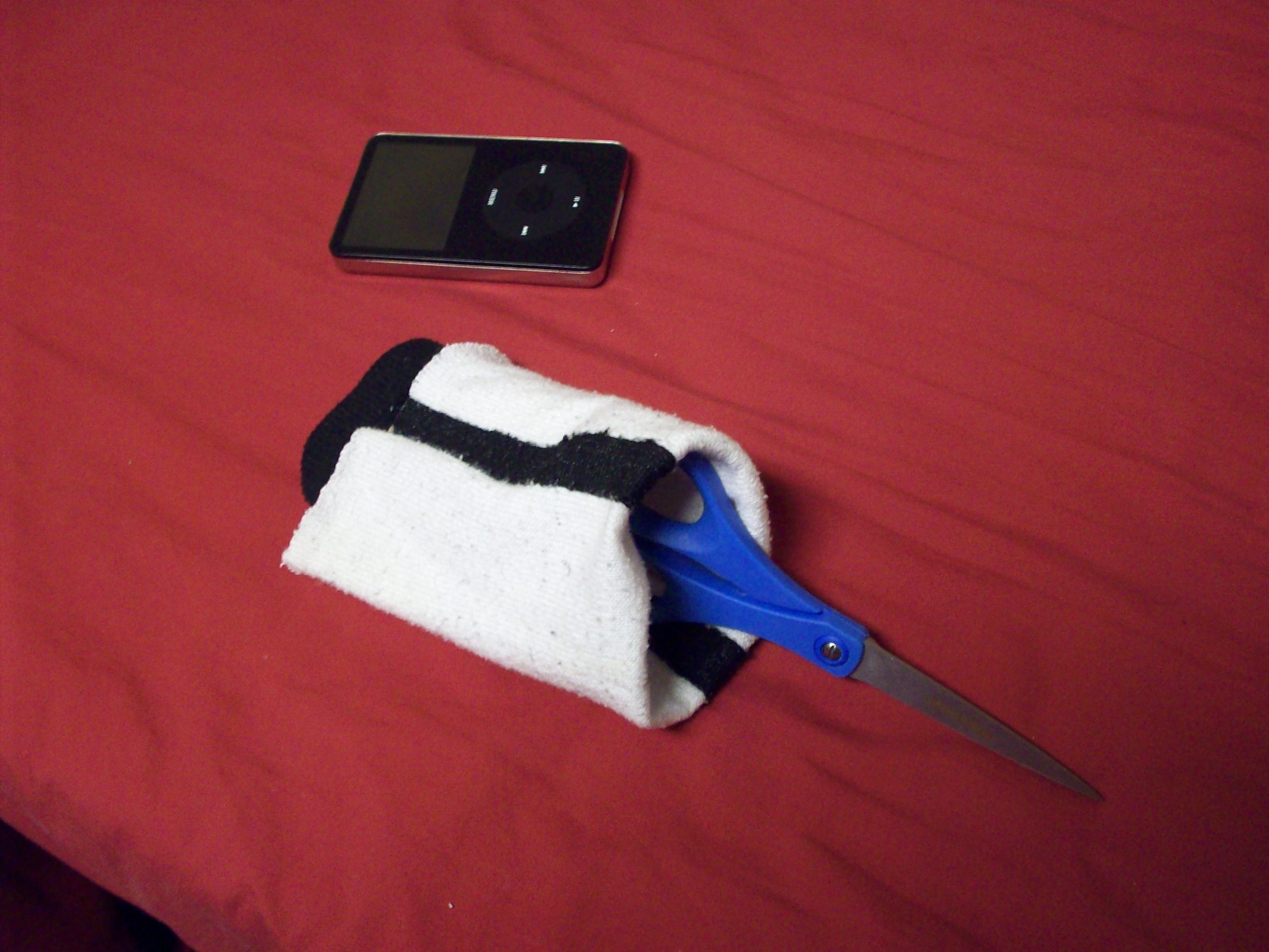 Cheap Iphone/Ipod Armband : 5 Steps - Instructables