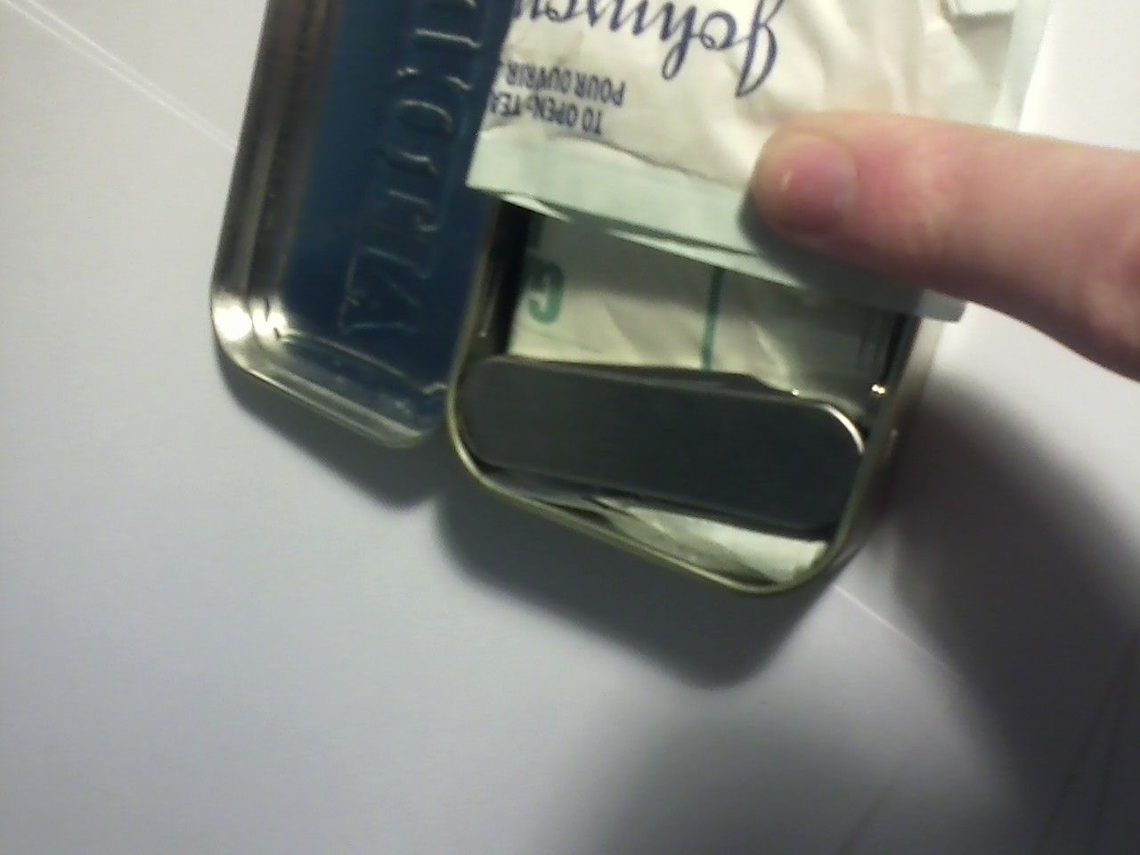 Pocket-Sized Altoids Tin First-Aid Kit : 11 Steps (with Pictures ...