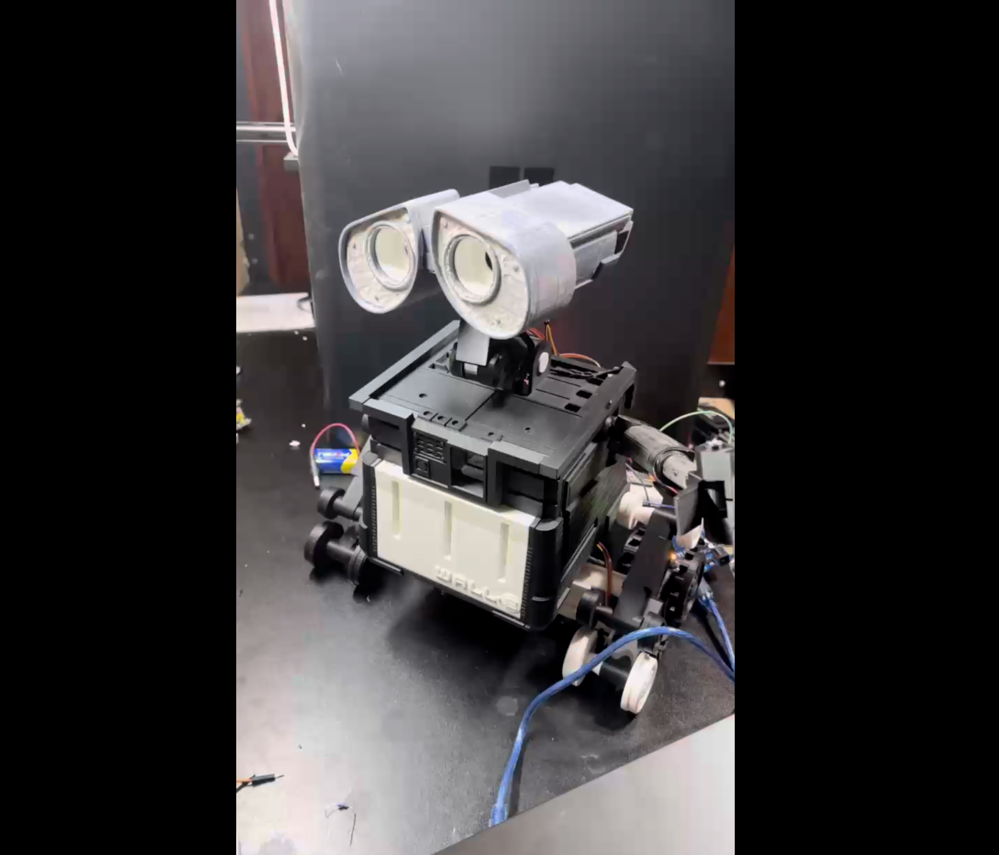 WALL-E: an Animatronic Build : 7 Steps (with Pictures) - Instructables