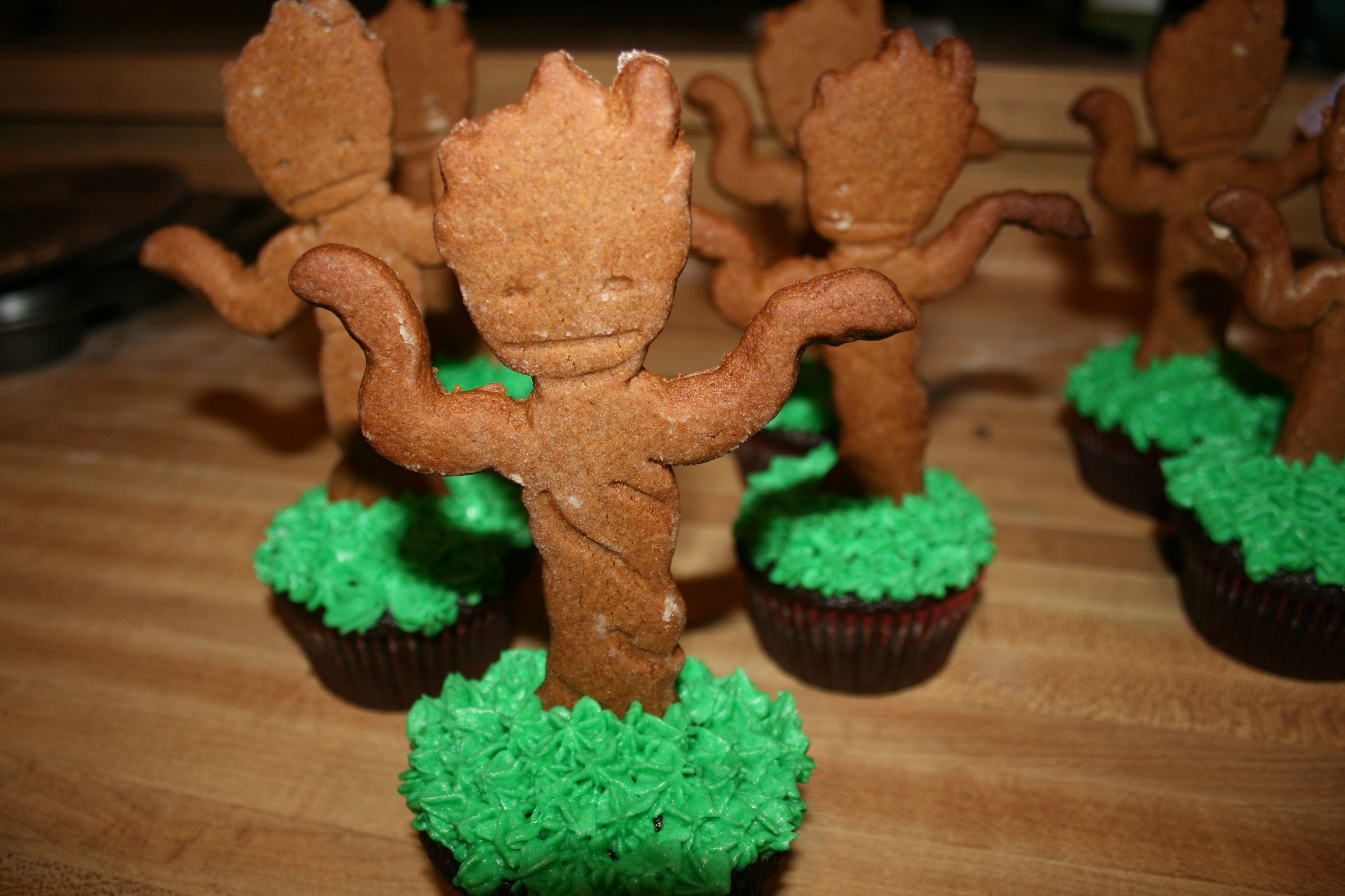 Baby Groot Cupcakes : 6 Steps - Instructables