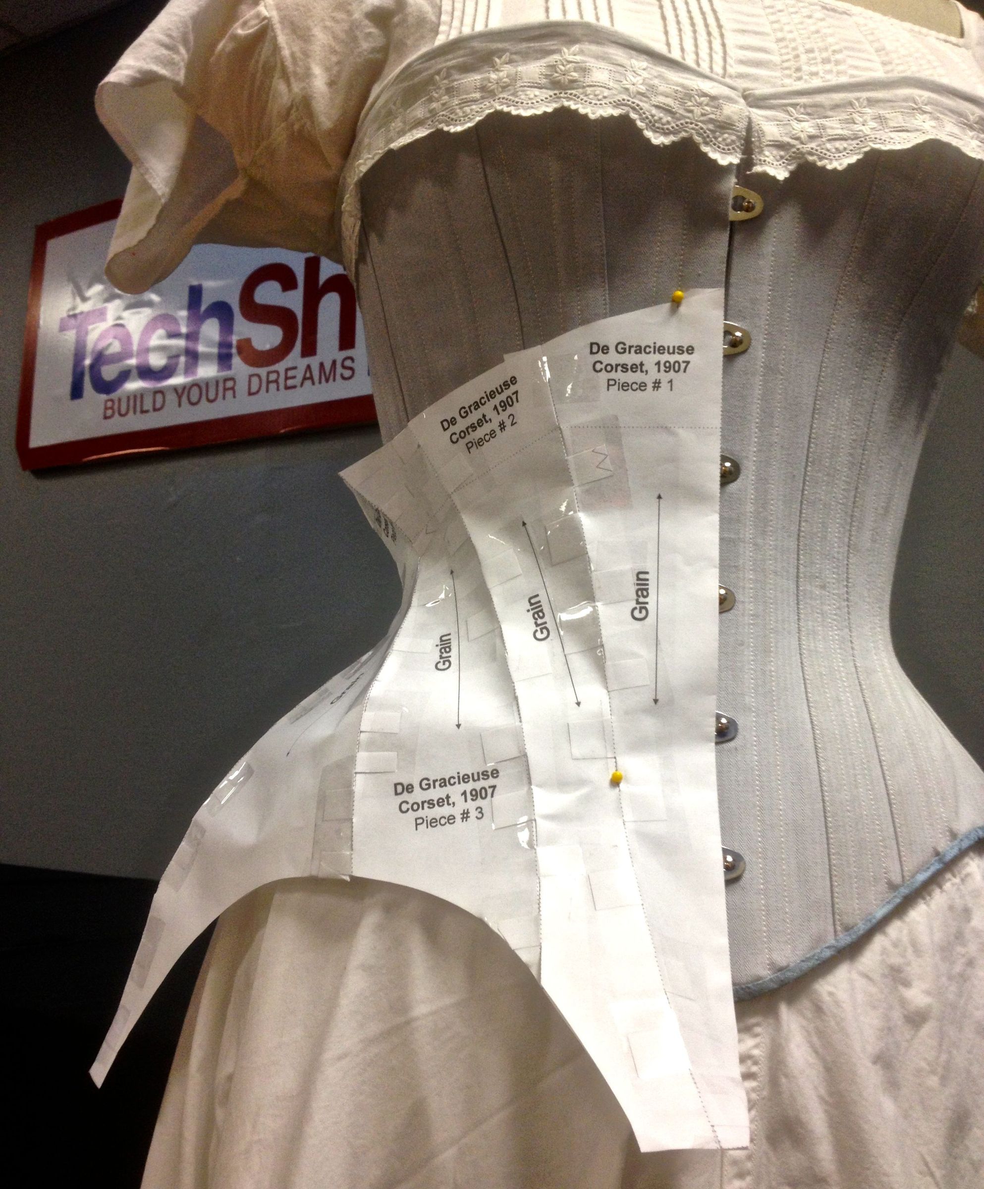 Paper Corset Mockup : 4 Steps (with Pictures) - Instructables