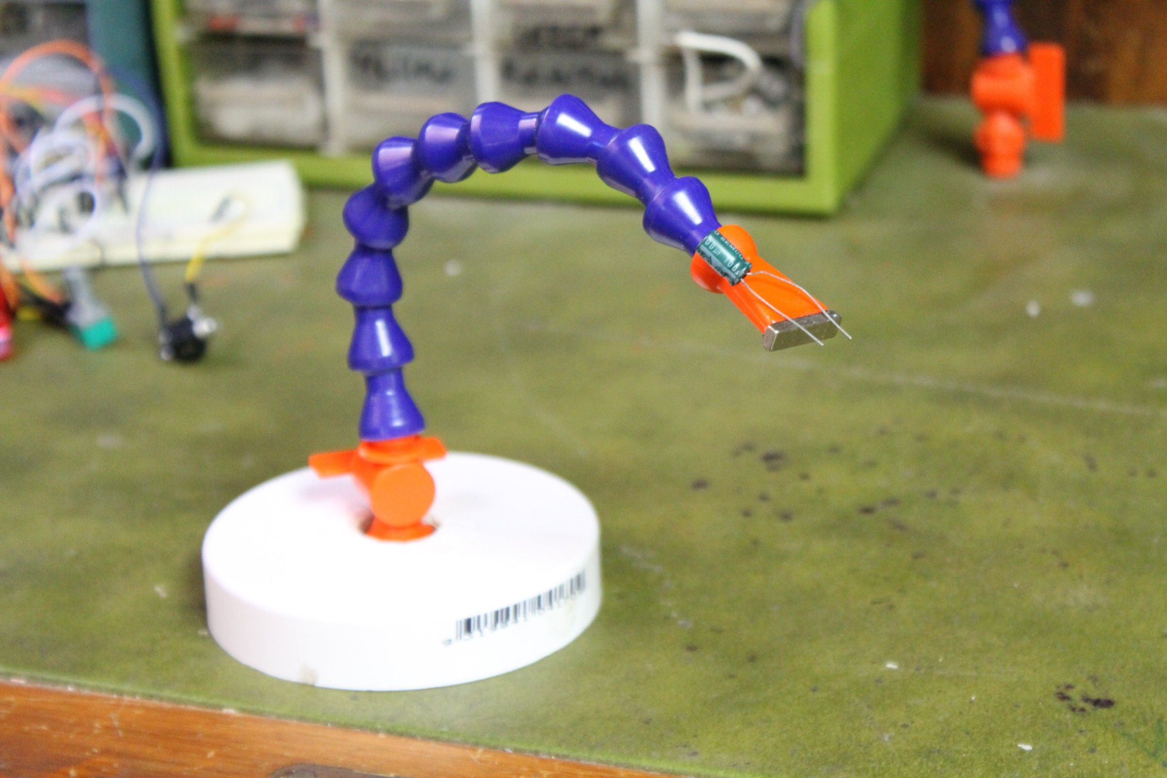 Magnetic 3rd Hand : 5 Steps (with Pictures) - Instructables
