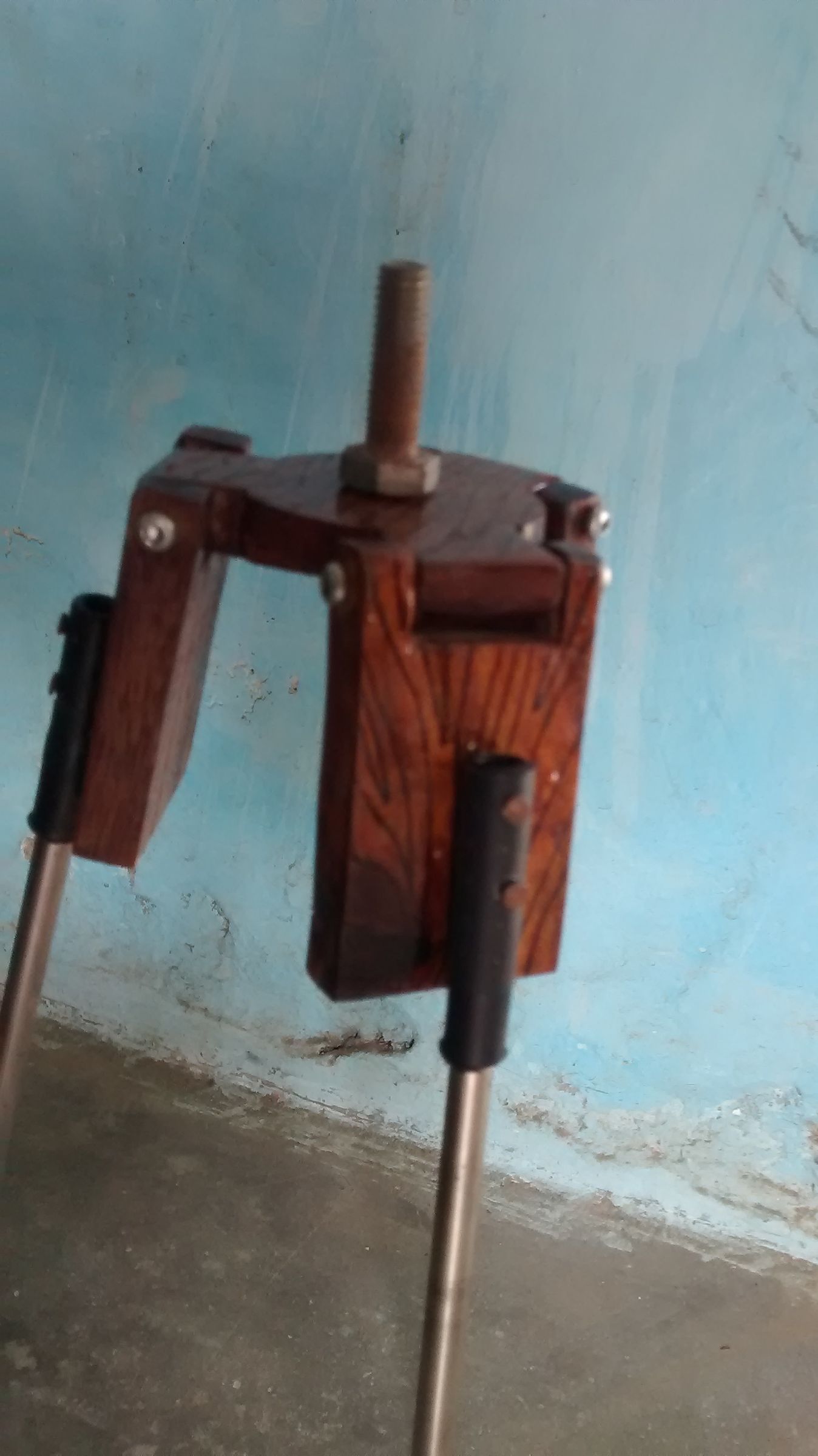 Home Made Tripod : 6 Steps (with Pictures) - Instructables