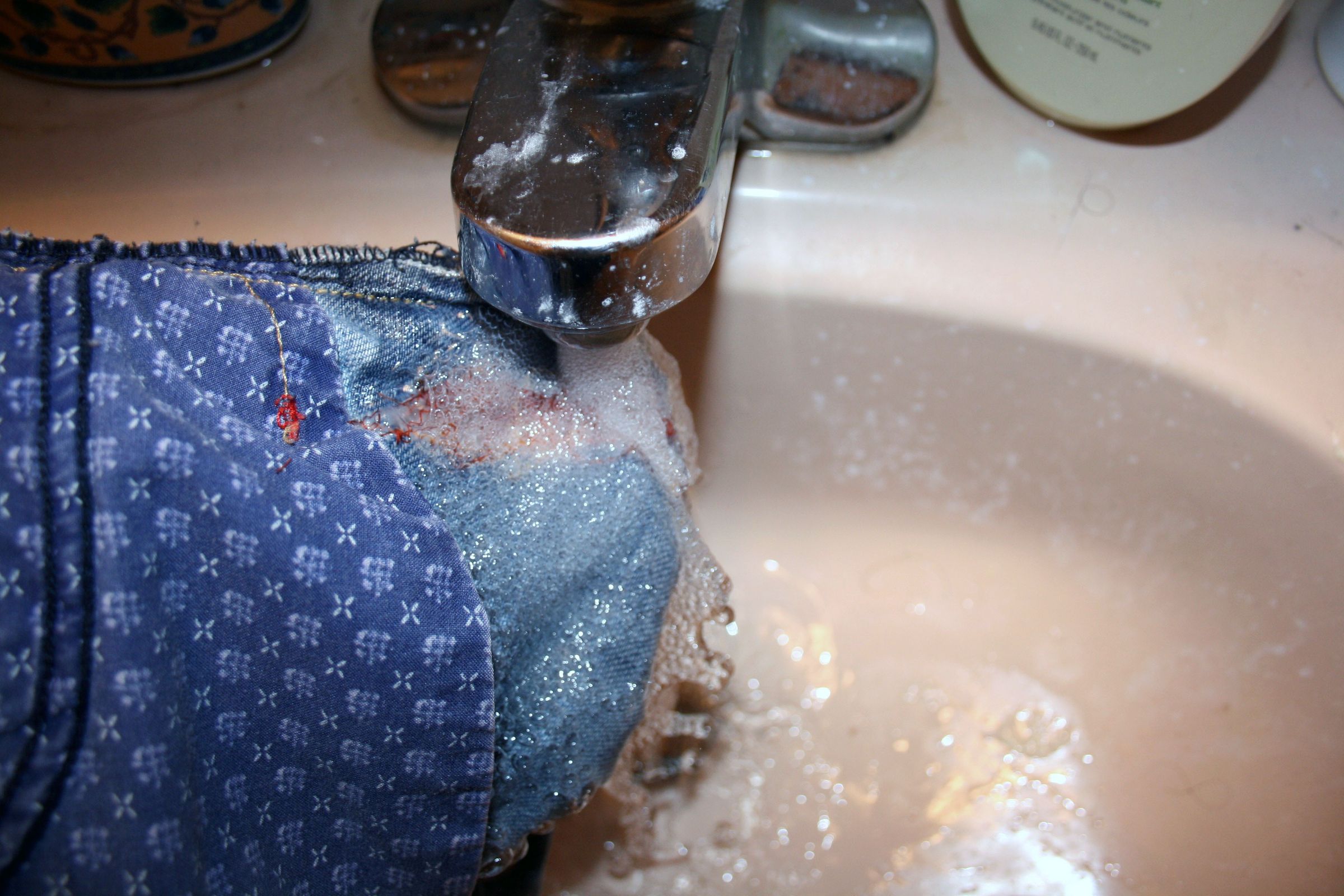 Patchless Patch - Fix Your Jeans! : 4 Steps - Instructables