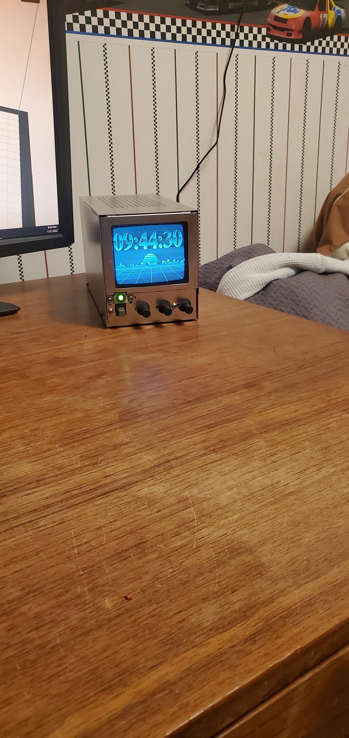 Make an Old TV Into an 80s Themed Clock : 8 Steps (with Pictures ...