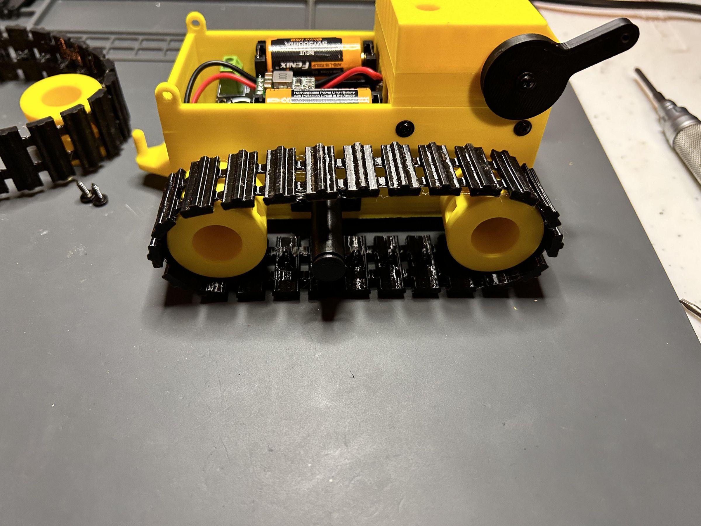 Muddy Mini Dozer : 23 Steps - Instructables