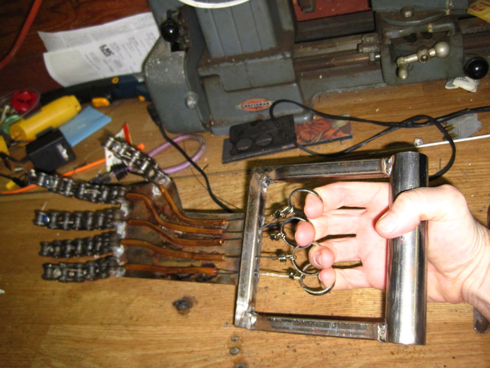 Simple Animatronic (robotic Hand) Made of Chain (with Pictures ...