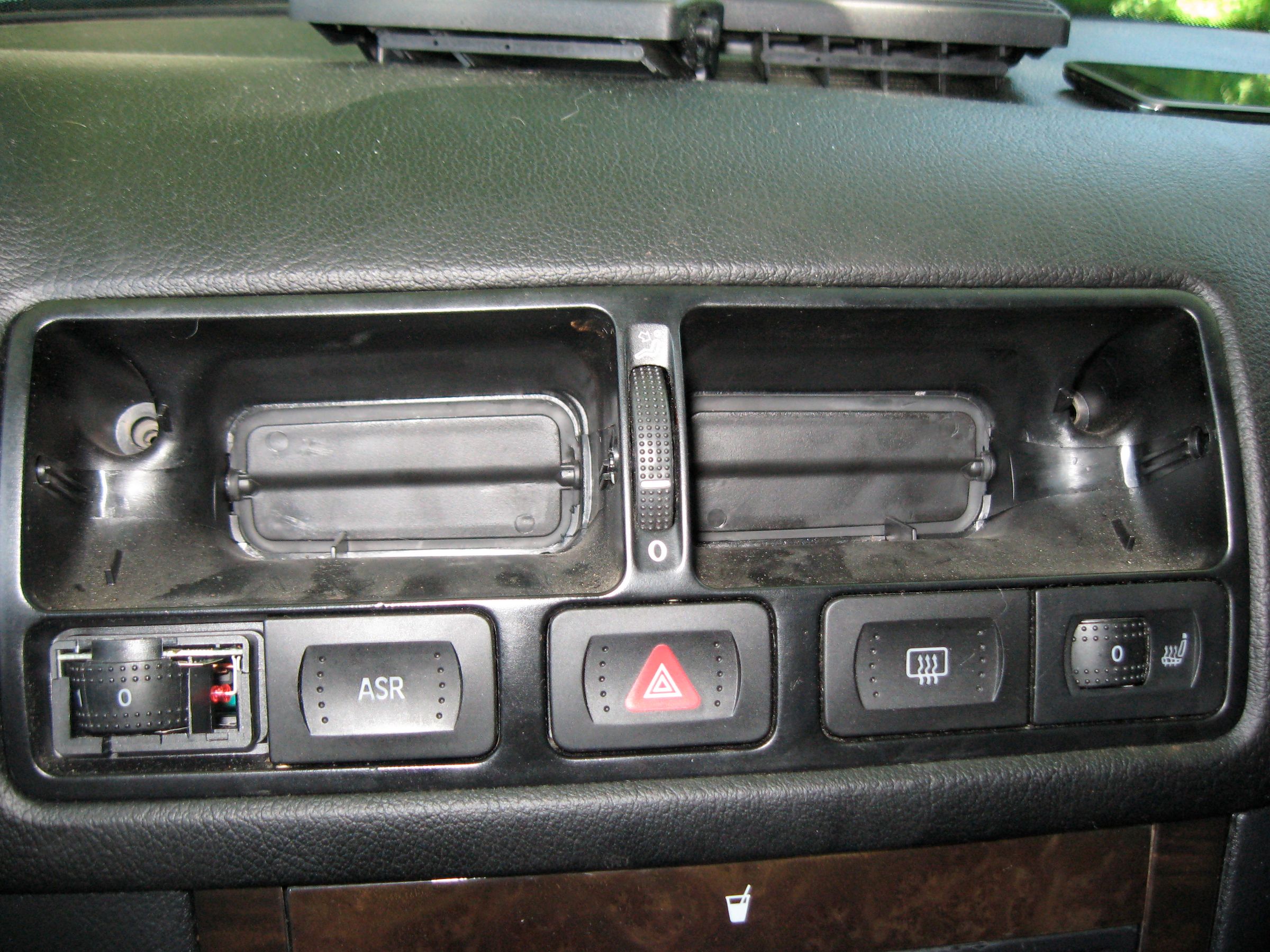 IPod Touch/iPhone Mount for VW Golf/GTI/Jetta : 4 Steps - Instructables
