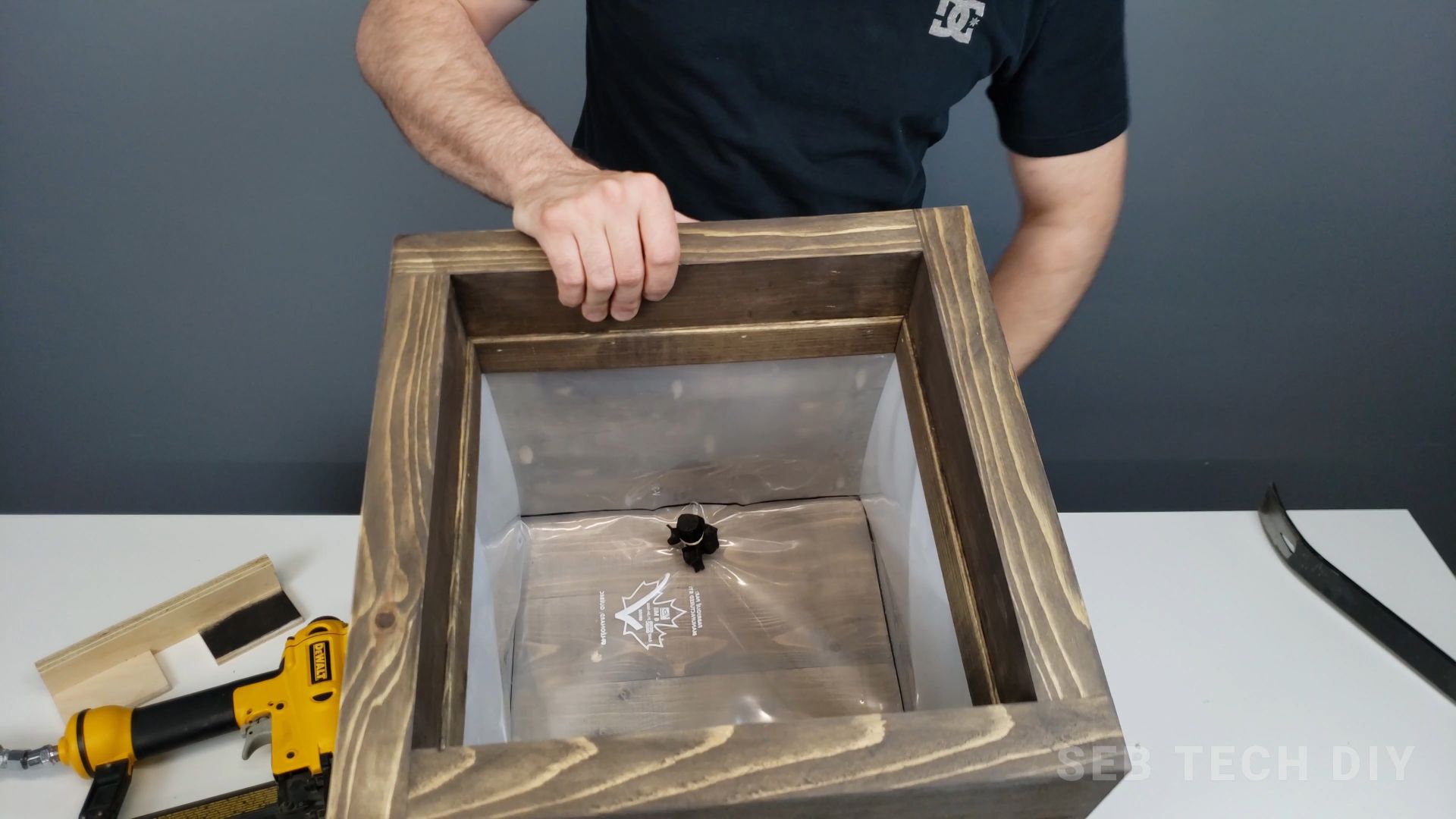 DIY Modern Planter Box / Made With 2x4's : 16 Steps (with Pictures ...