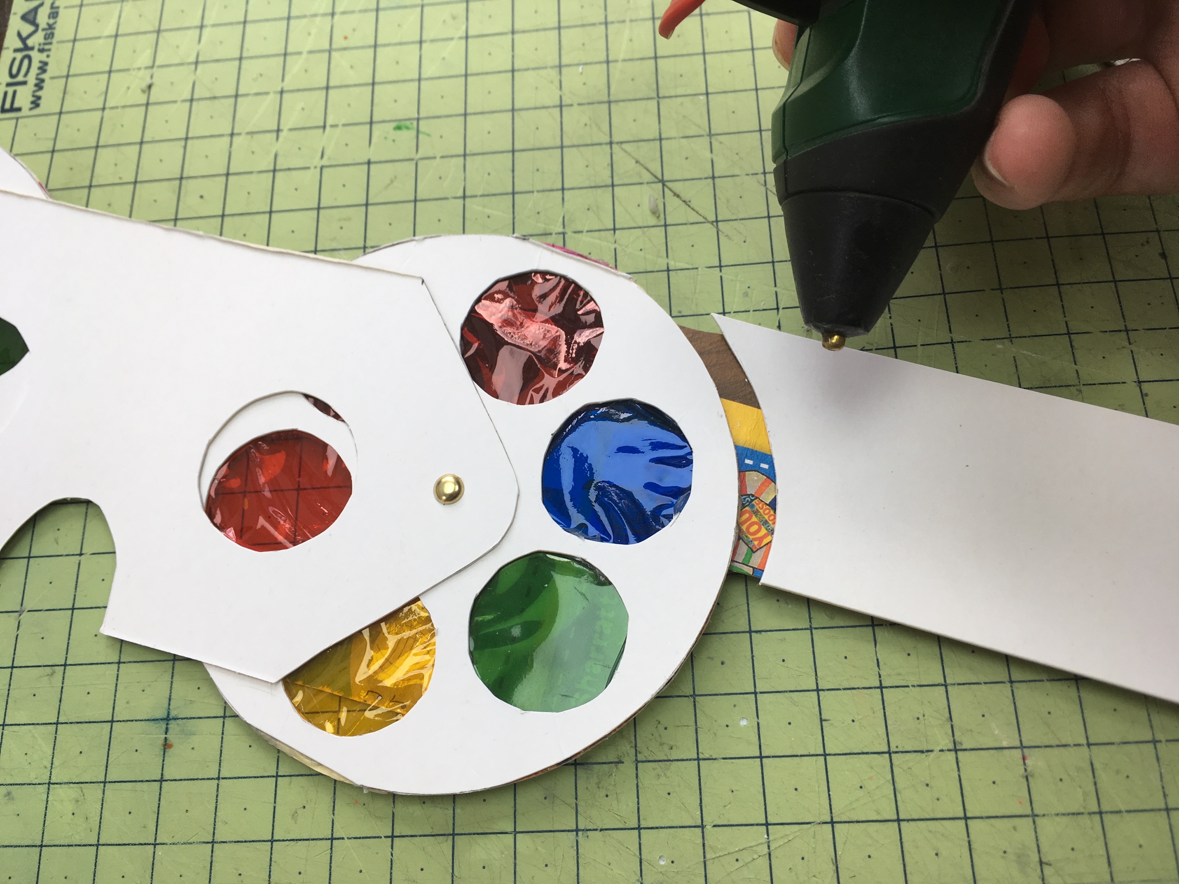 Rainbow Vision Spectacles : 10 Steps (with Pictures) - Instructables