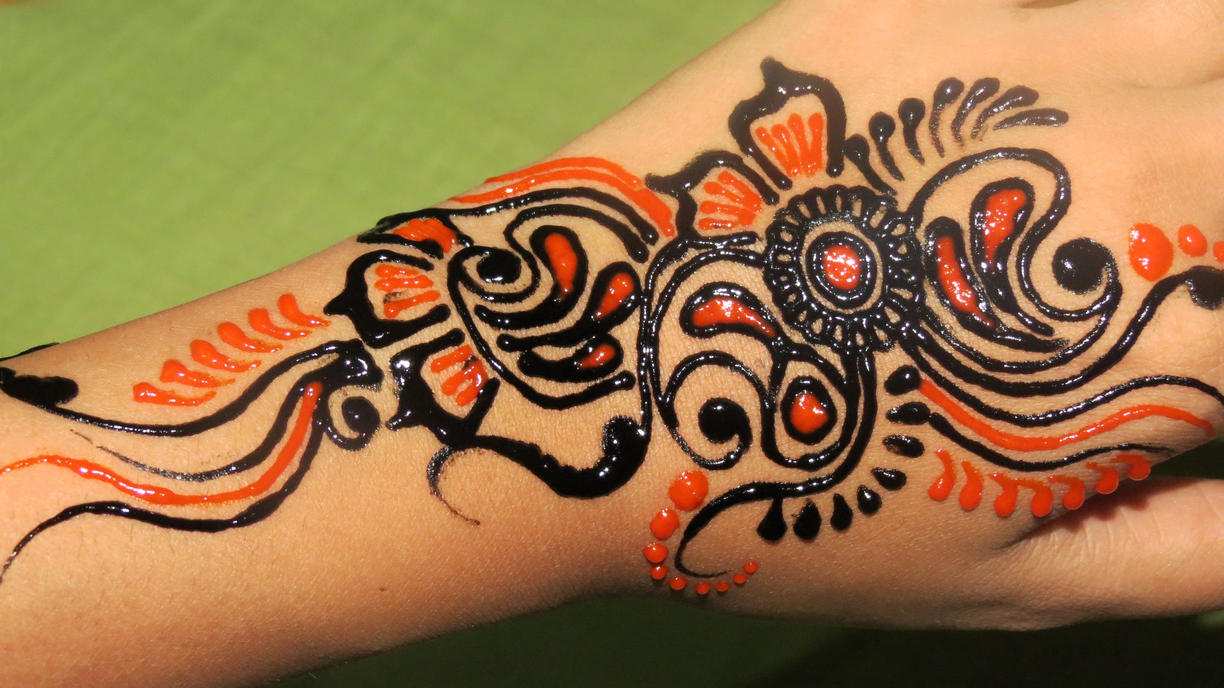 Coloured Henna : 8 Steps - Instructables