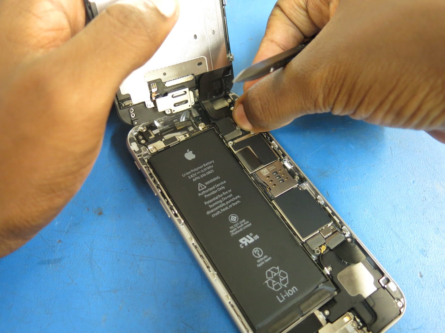 IPhone 6 Lightning Port Replacement : 35 Steps - Instructables