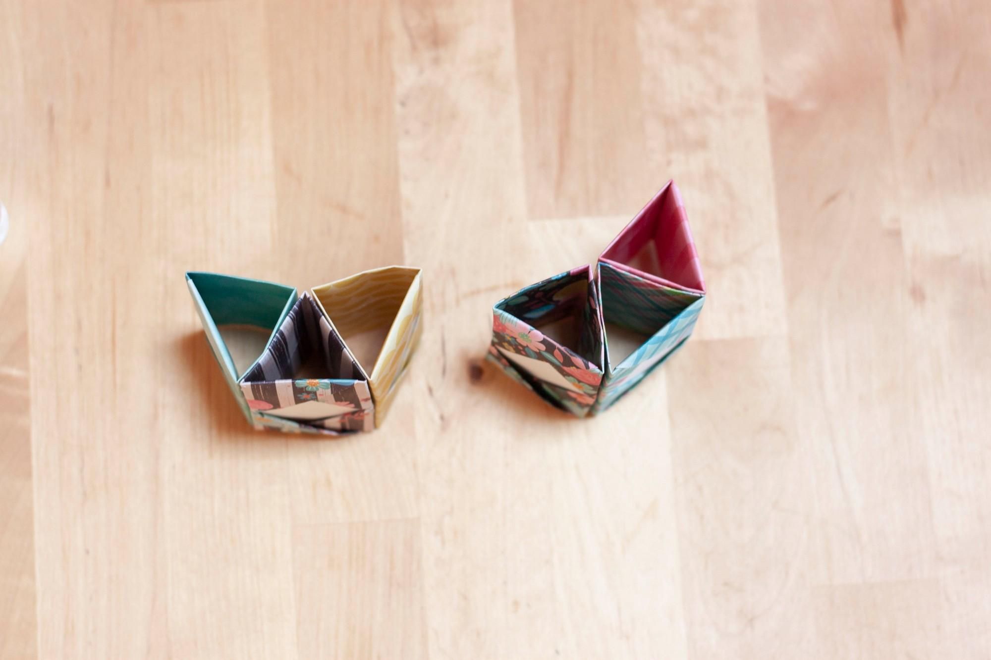 Folded Paper Pencil Stand : 3 Steps (with Pictures) - Instructables