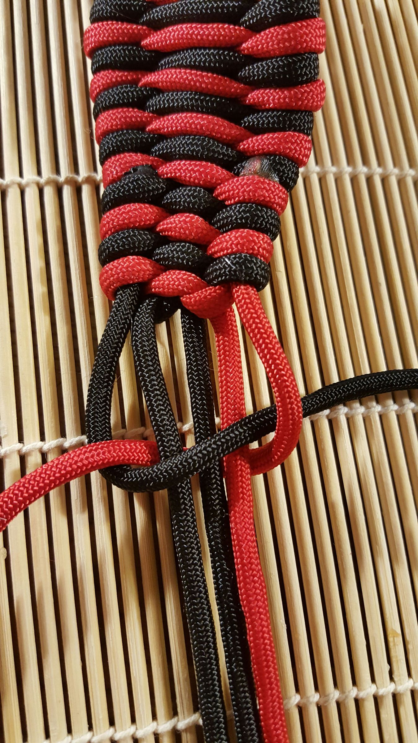 Paracord Snake : 10 Steps (with Pictures) - Instructables