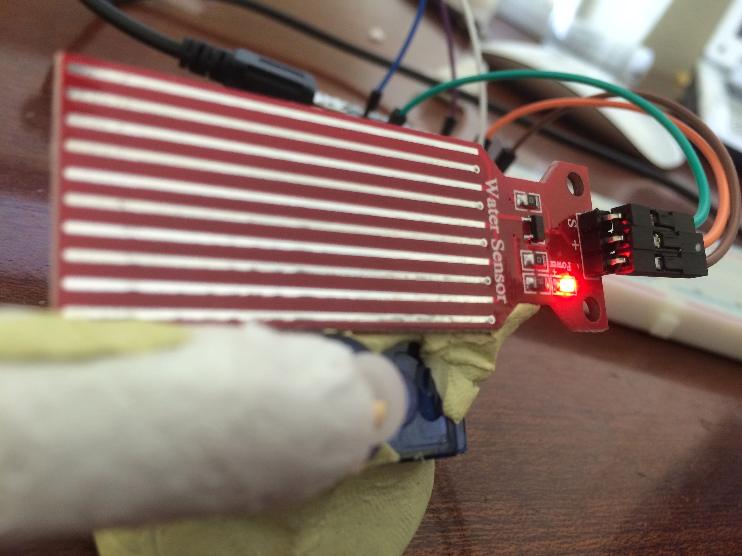 Control Your Wiper With Rain Sensor /Arduino : 4 Steps - Instructables