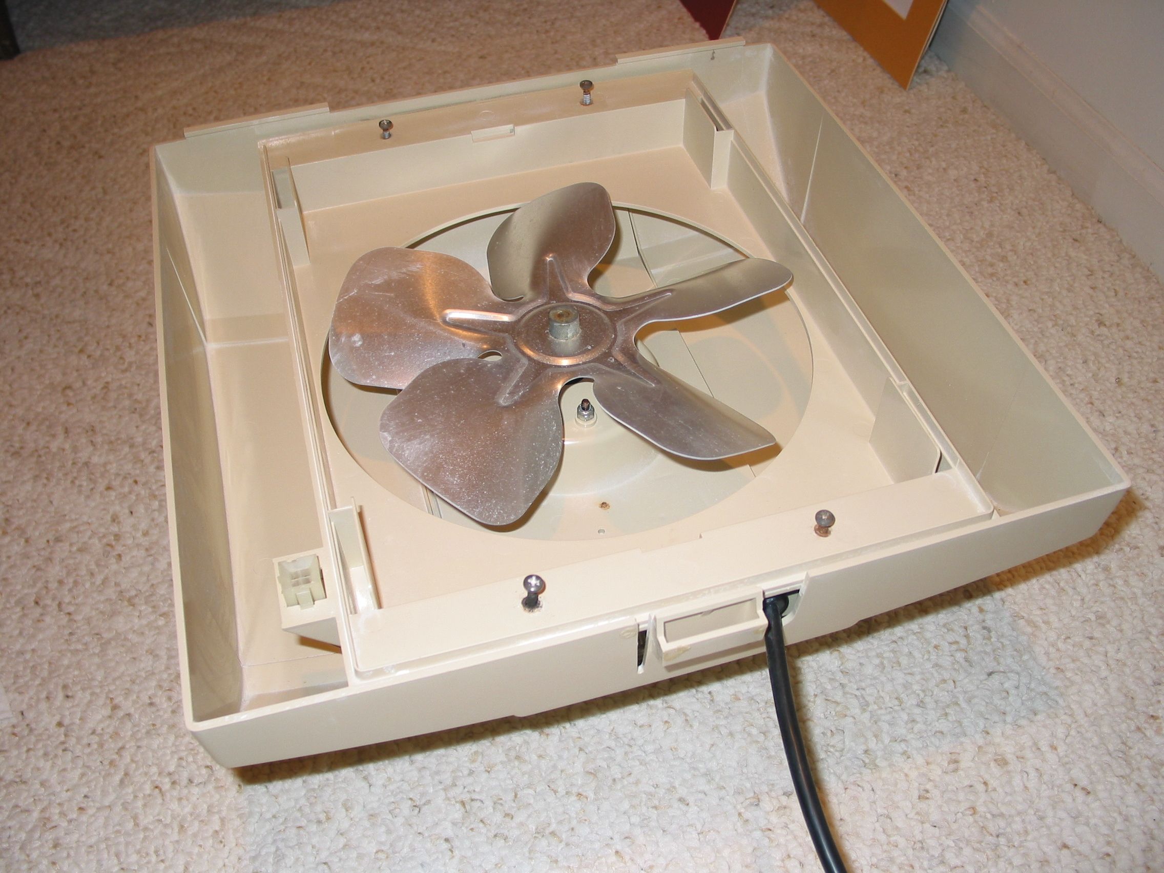 Troubleshoot and Repair a Furnace Mounted Humidifier : 4 Steps ...