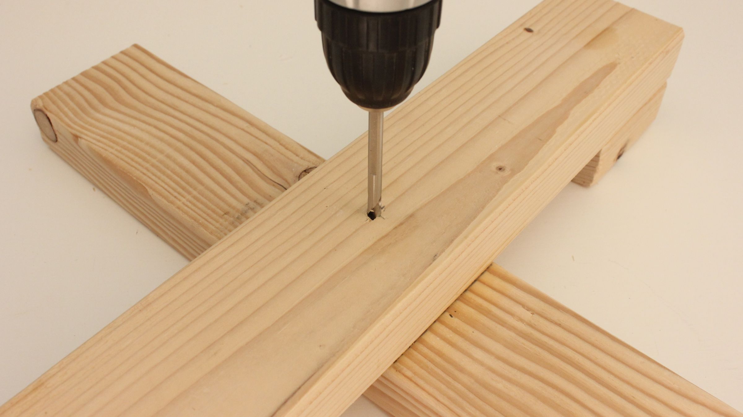 How to Make a Festivus Pole : 8 Steps (with Pictures) - Instructables