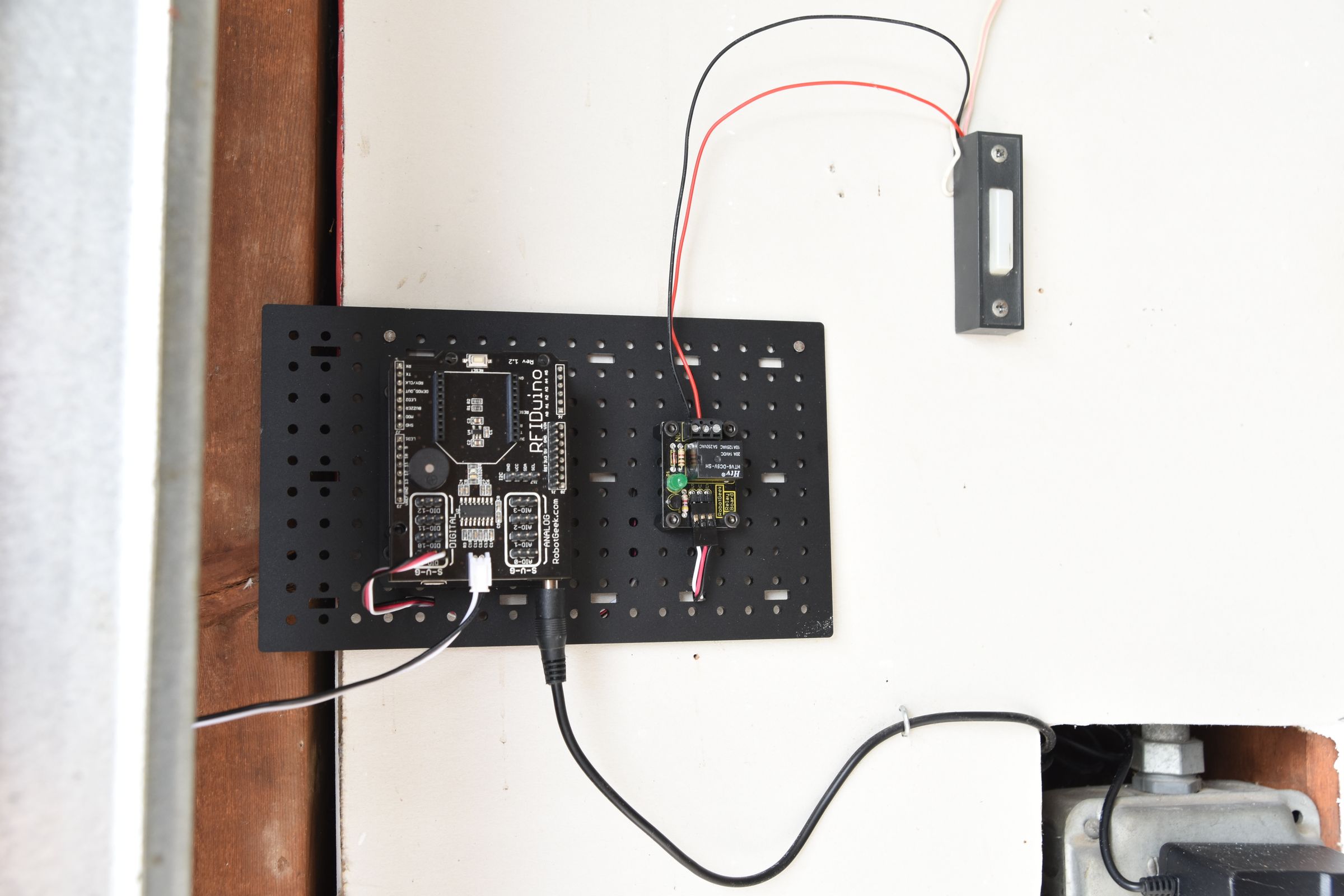 Arduino RFID Garage Door Opener : 6 Steps - Instructables