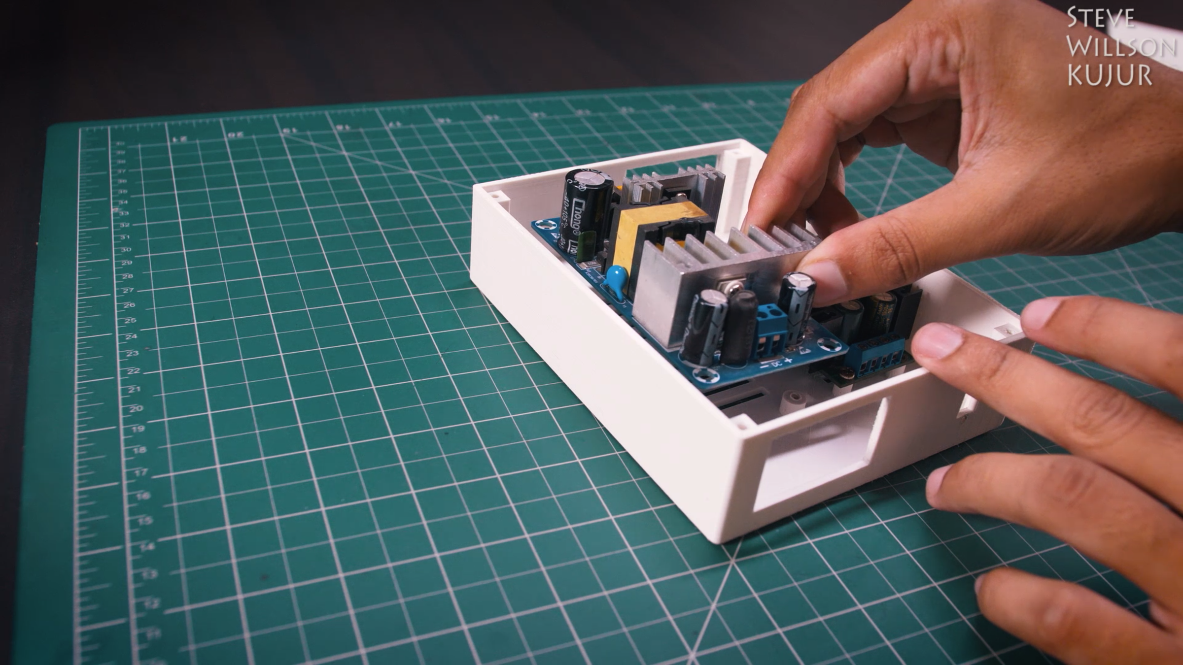 DIY Lithium Battery Charger : 15 Steps - Instructables