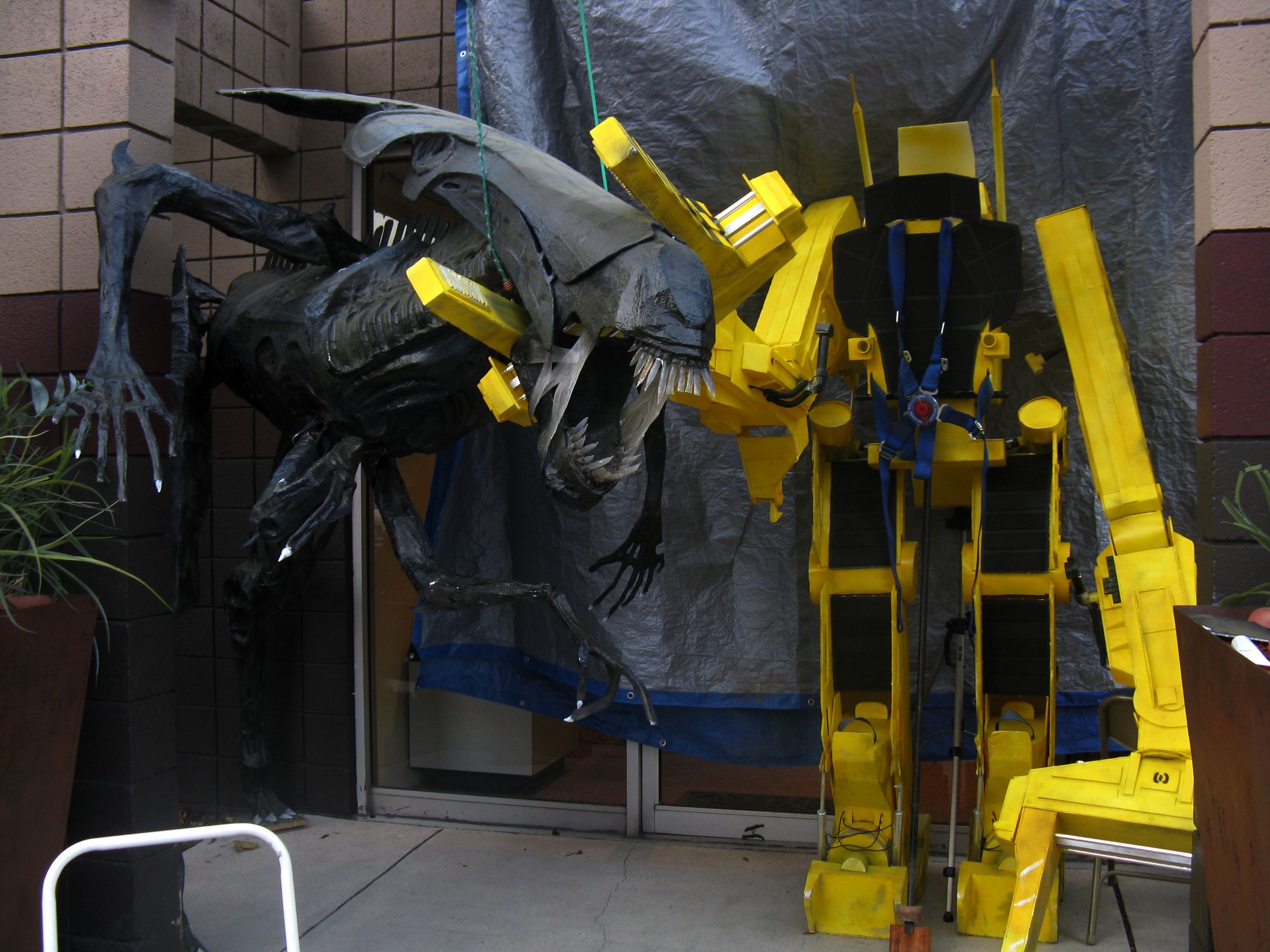 Aliens Halloween Display - Instructables