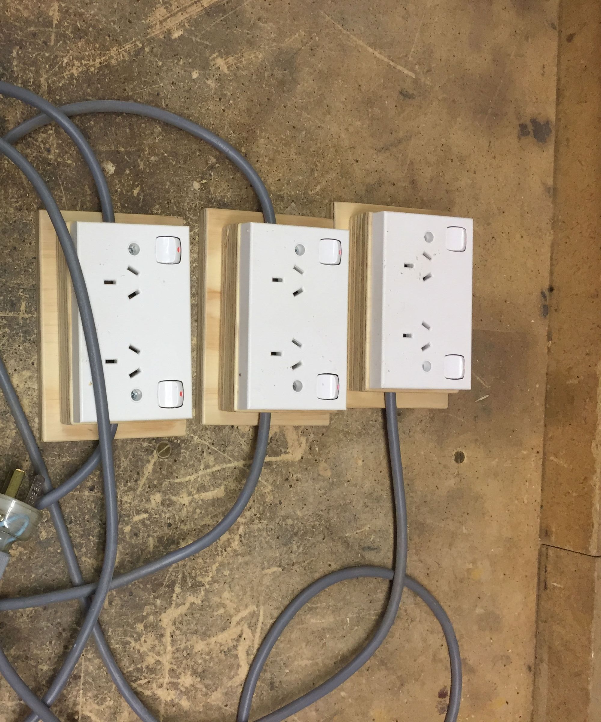 Handy Spaced Powerboard for Work Space : 5 Steps (with Pictures ...