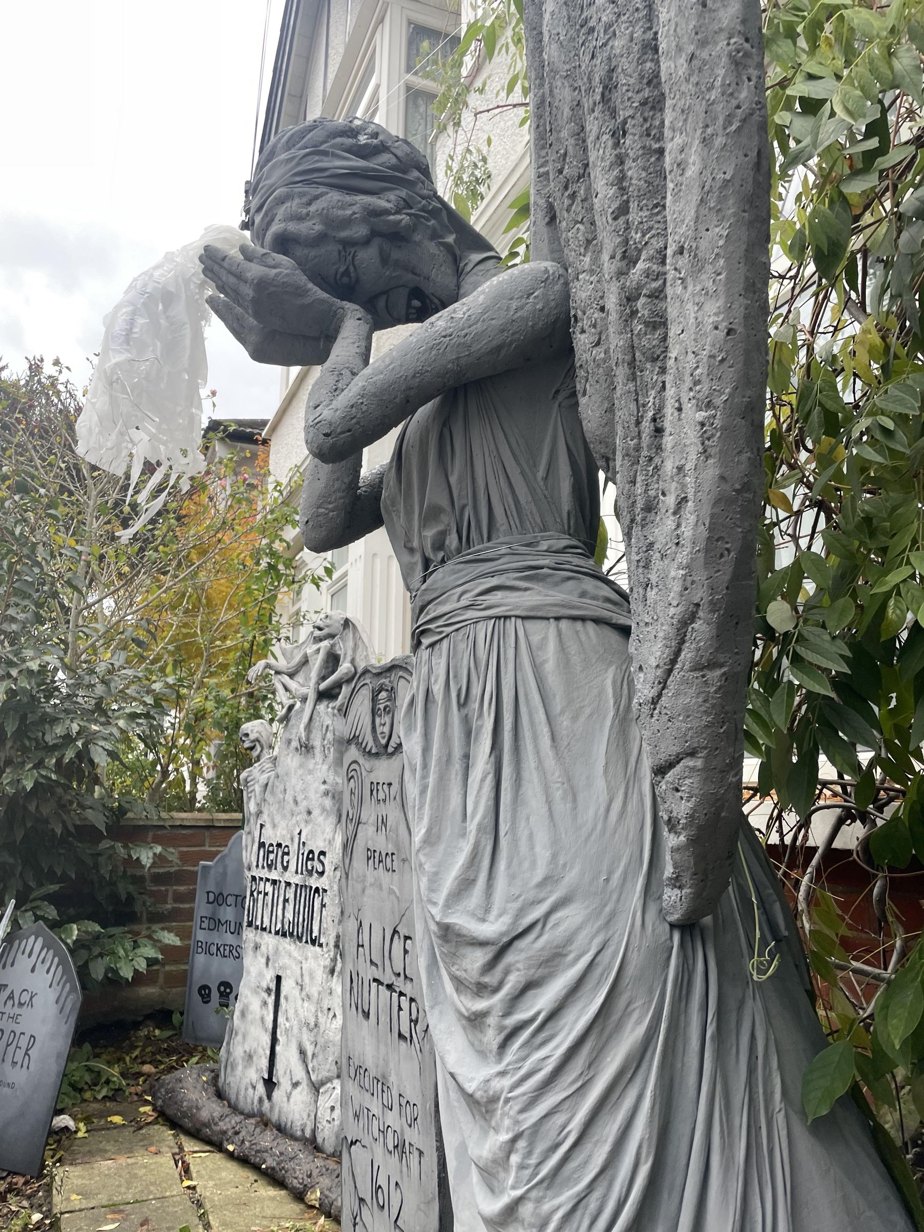Life-size Moving Weeping Angel : 14 Steps (with Pictures) - Instructables