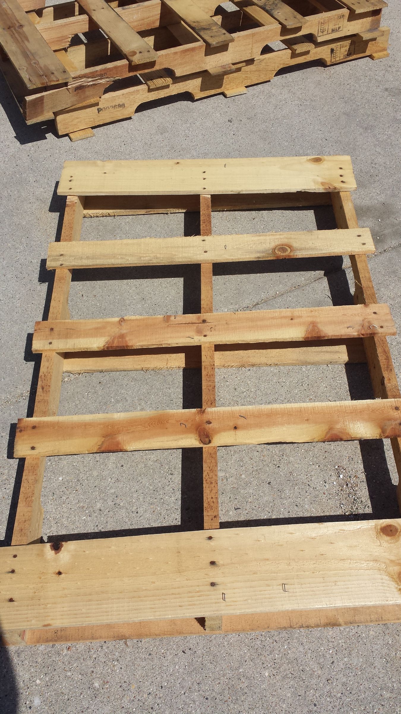 The P.A.L.L.E.T. (Pallet and Loose Lumber Enclosure Tower) : 4 Steps ...