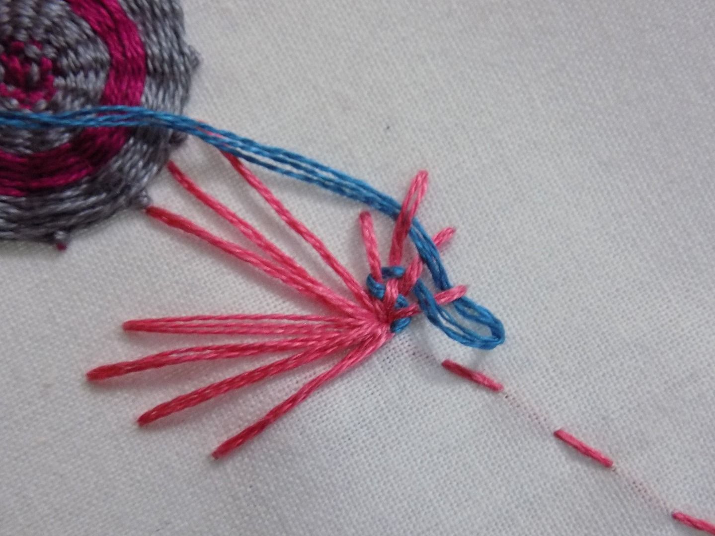 Embroidery 101: Freestyle Weaving : 10 Steps (with Pictures ...